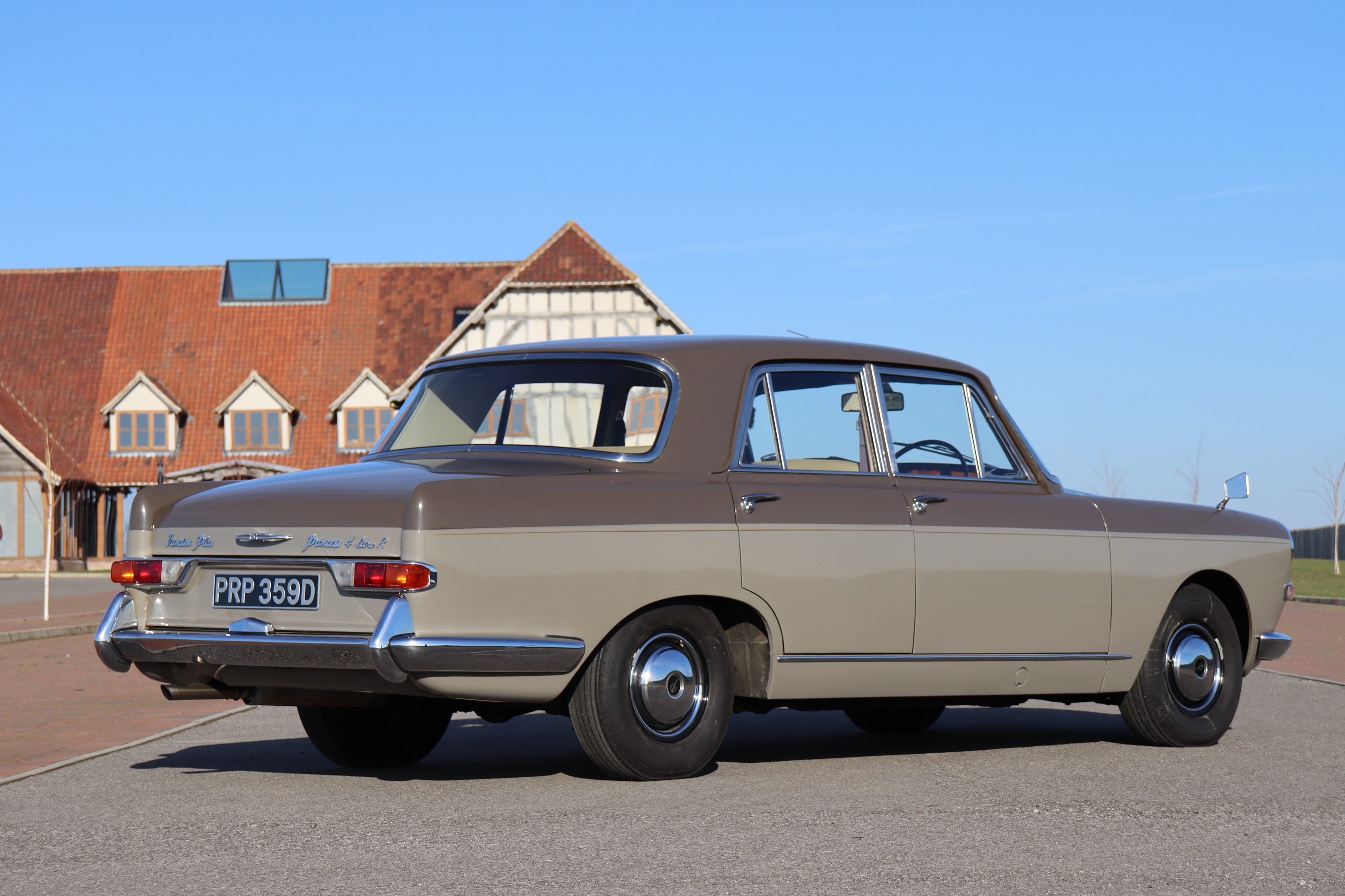 Lot 33 - 1966 Vanden Plas Princess 4-Litre R