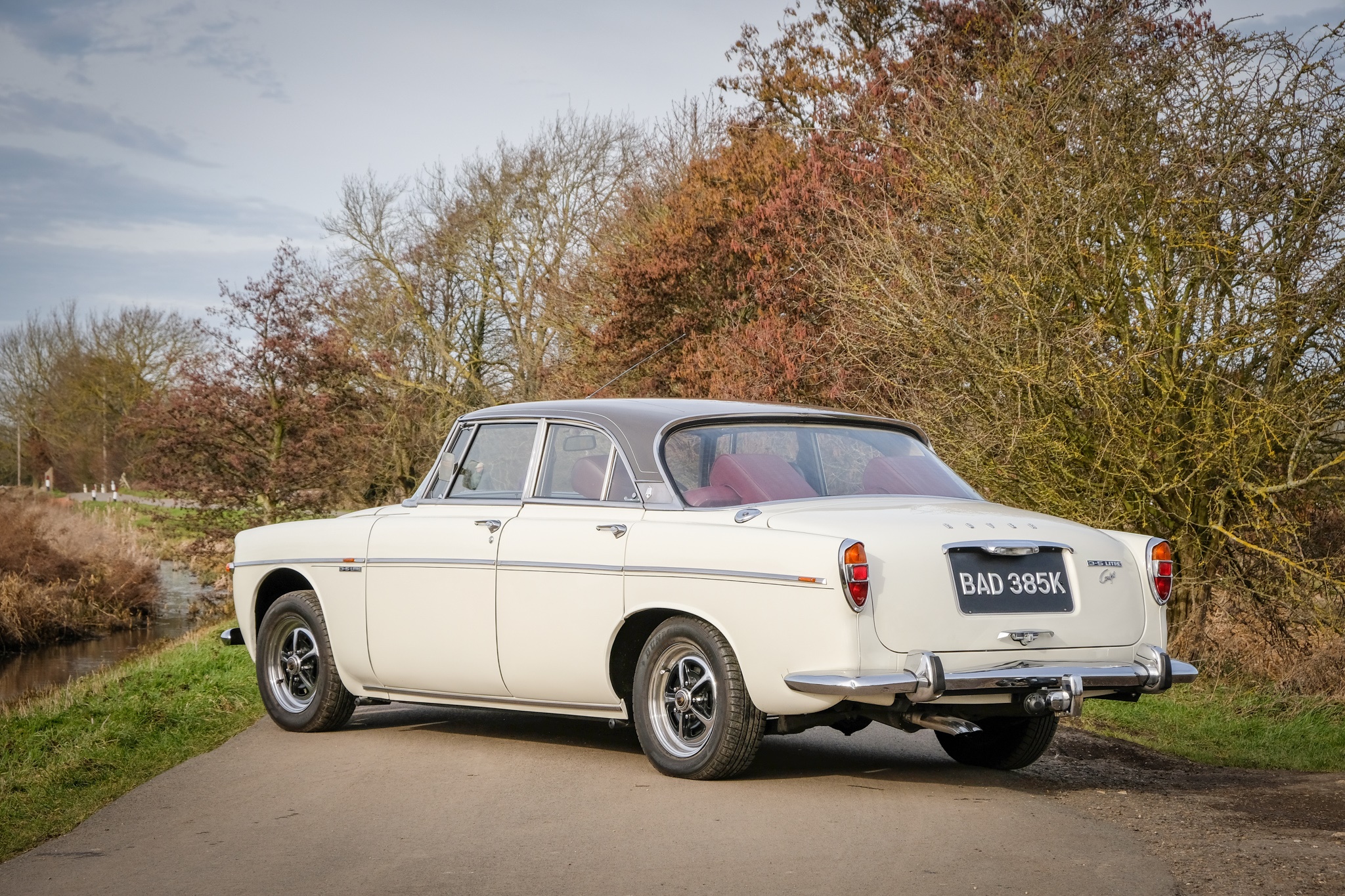 Lot 4 - 1972 Rover P5 B Coupe