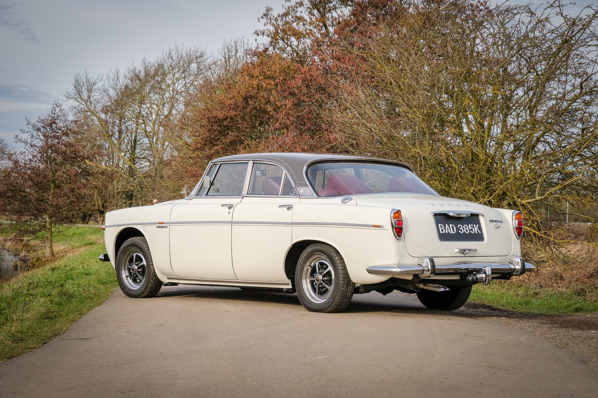Lot 4 - 1972 Rover P5 B Coupe