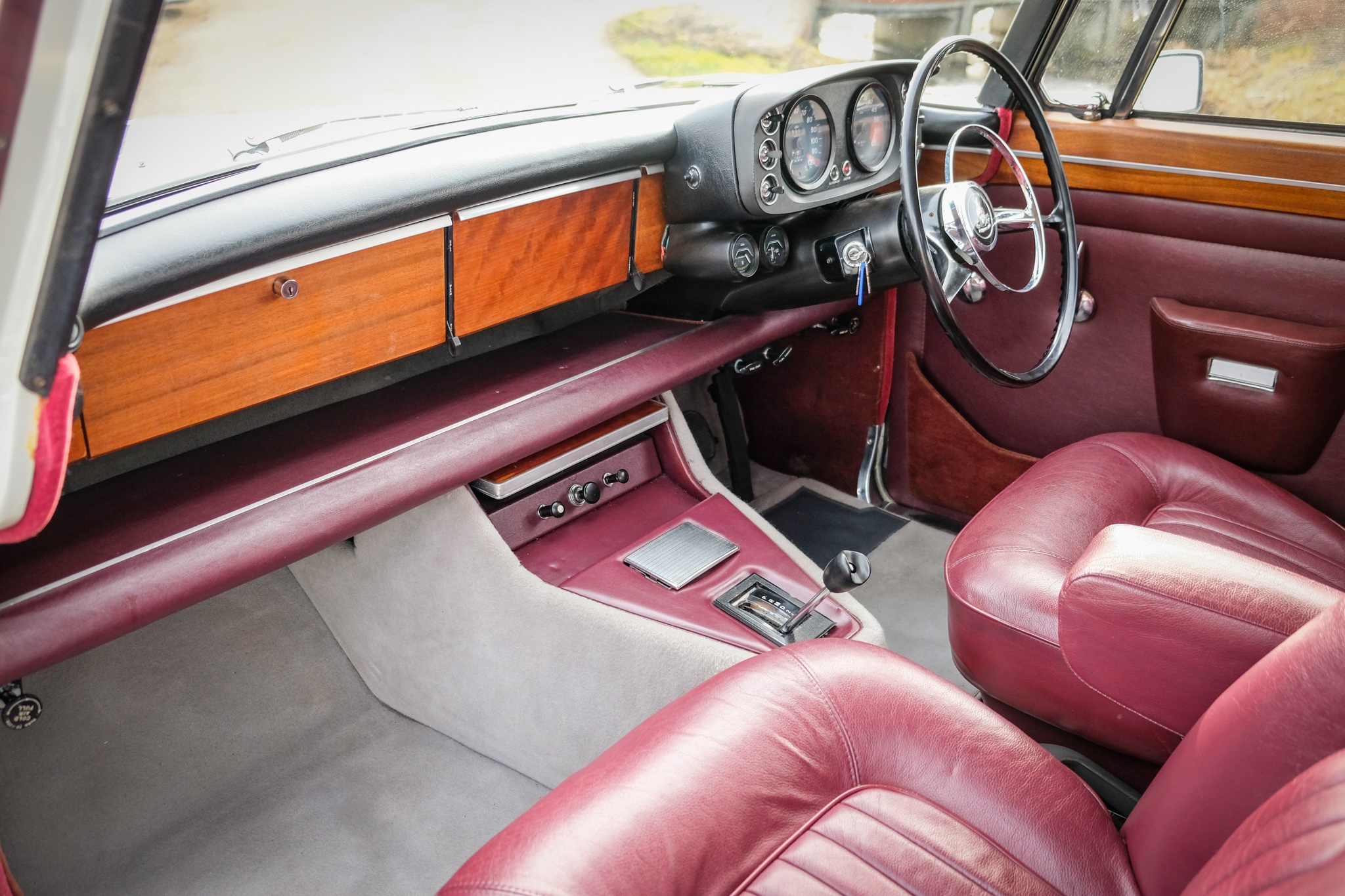 Lot 4 - 1972 Rover P5 B Coupe