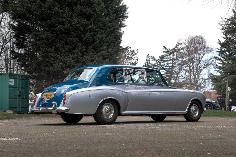 Lot 13 - 1975 Rolls-Royce Phantom VI