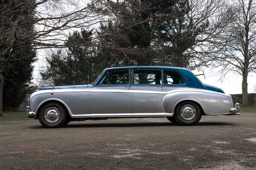 Lot 13 - 1975 Rolls-Royce Phantom VI