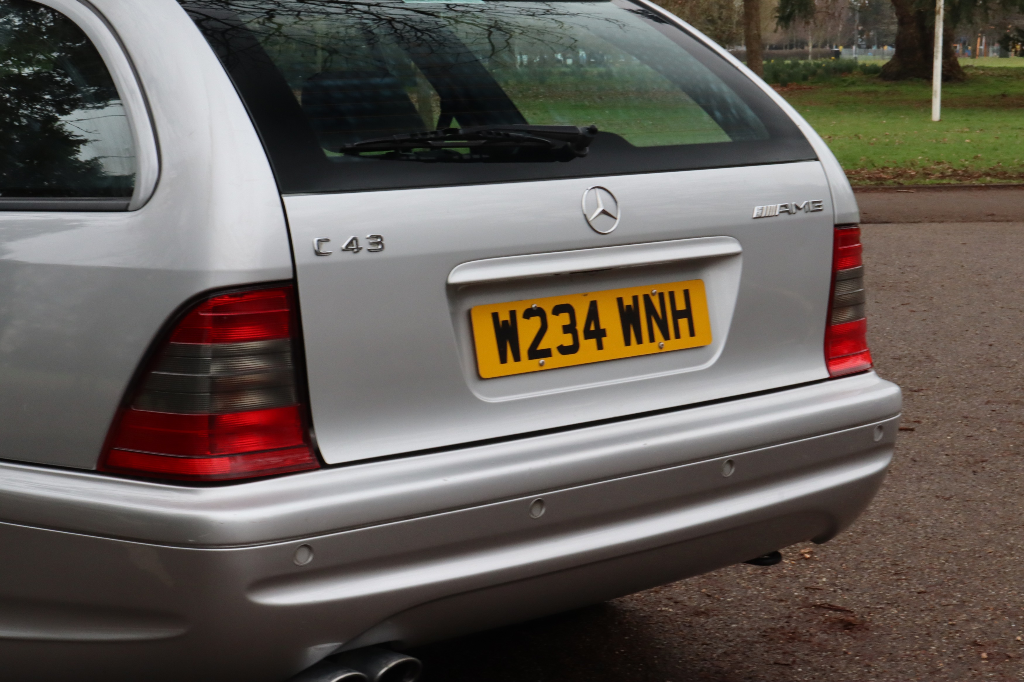 Lot 60 - 2000 Mercedes-Benz C43 AMG Estate