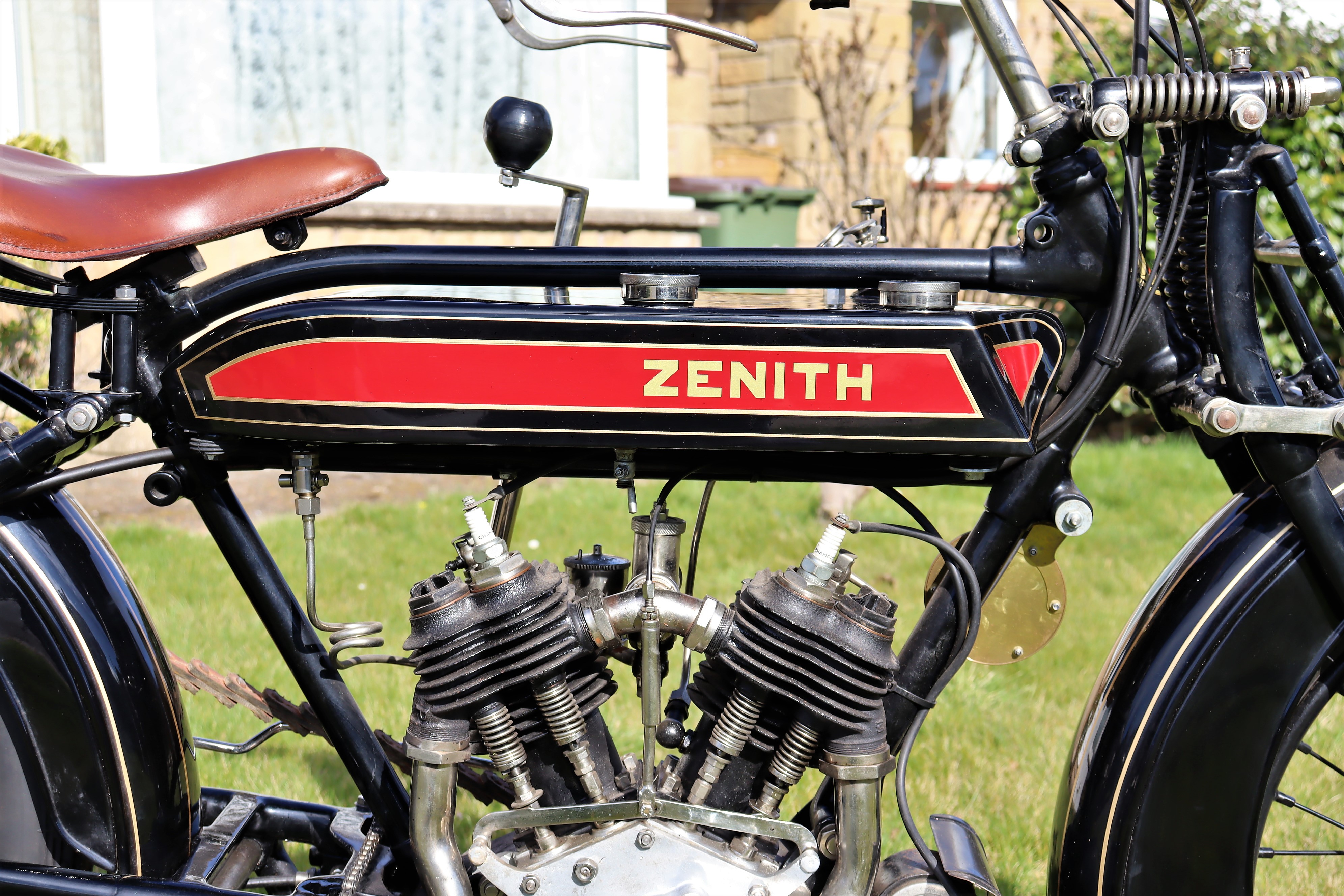 Lot 280 - 1920 Zenith Model C Gradua