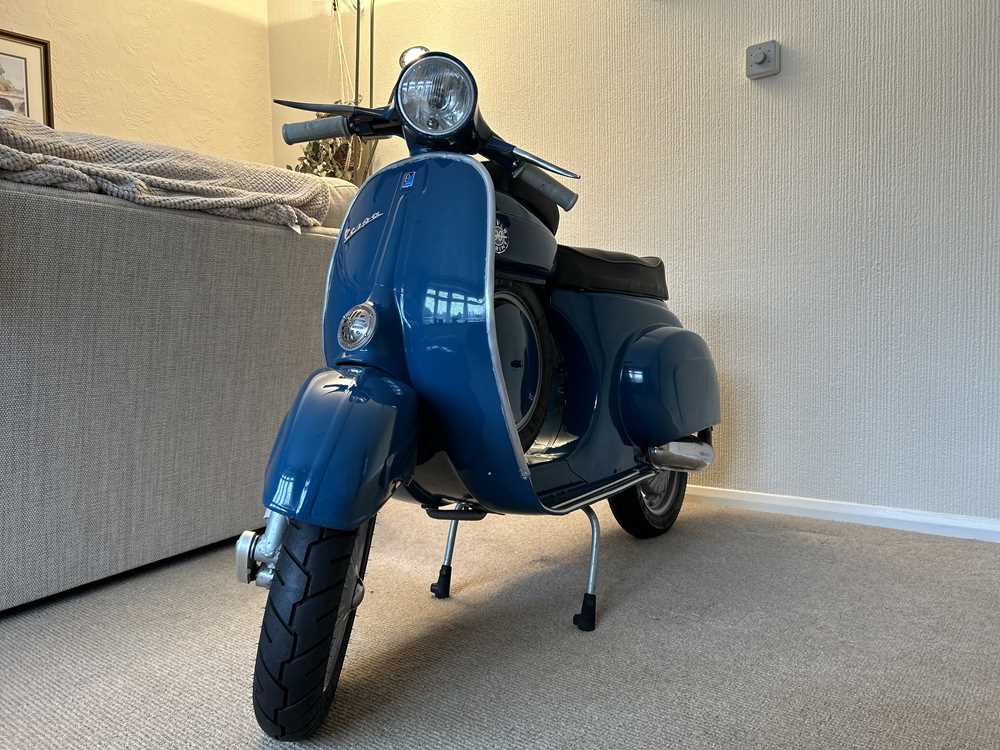 Lot 112 - 1966 Vespa SS90 Super Sprint