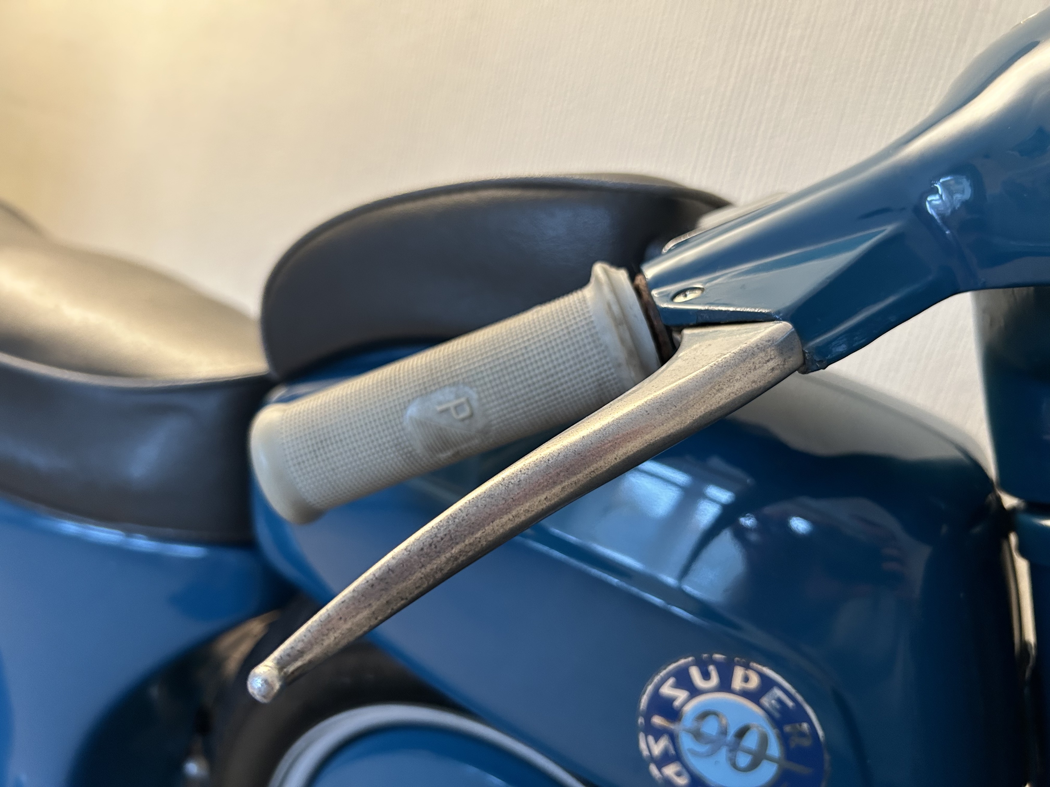 Lot 112 - 1966 Vespa SS90 Super Sprint