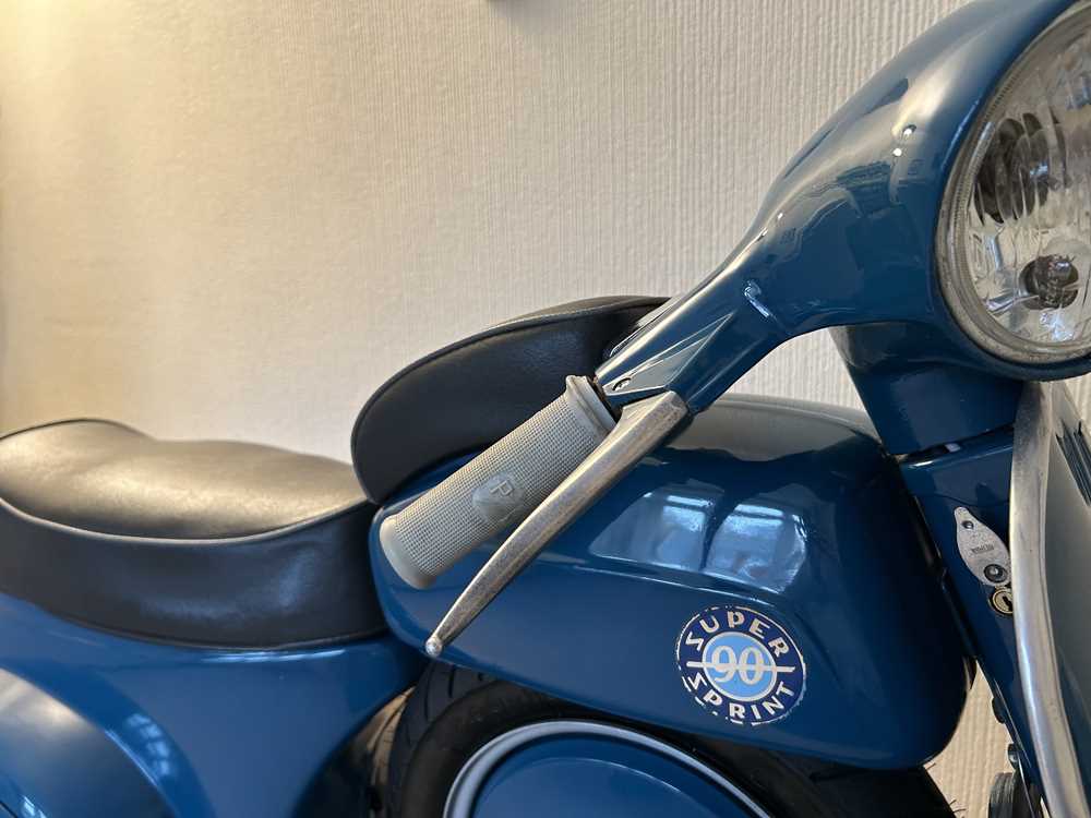 Lot 112 - 1966 Vespa SS90 Super Sprint