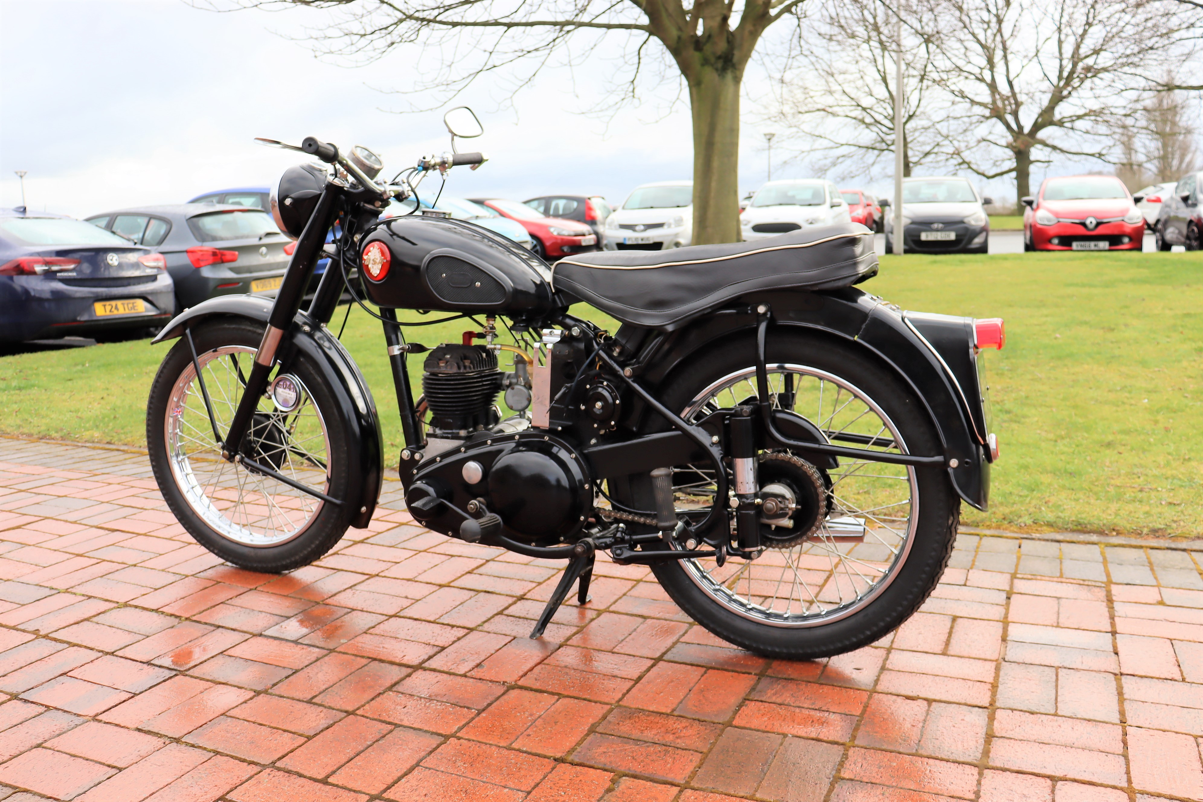 Lot 201 - 1952 BSA C10