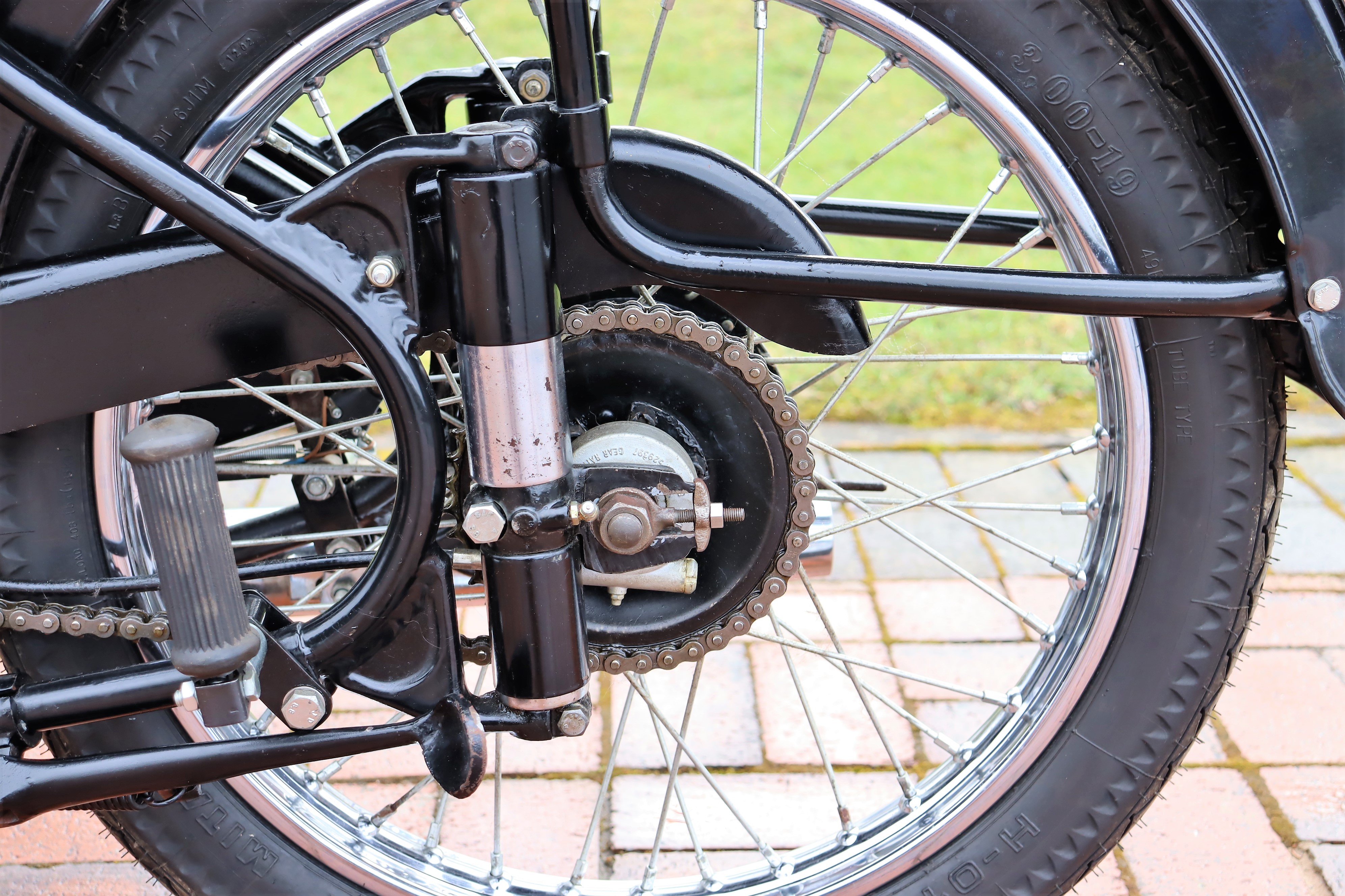 Lot 201 - 1952 BSA C10