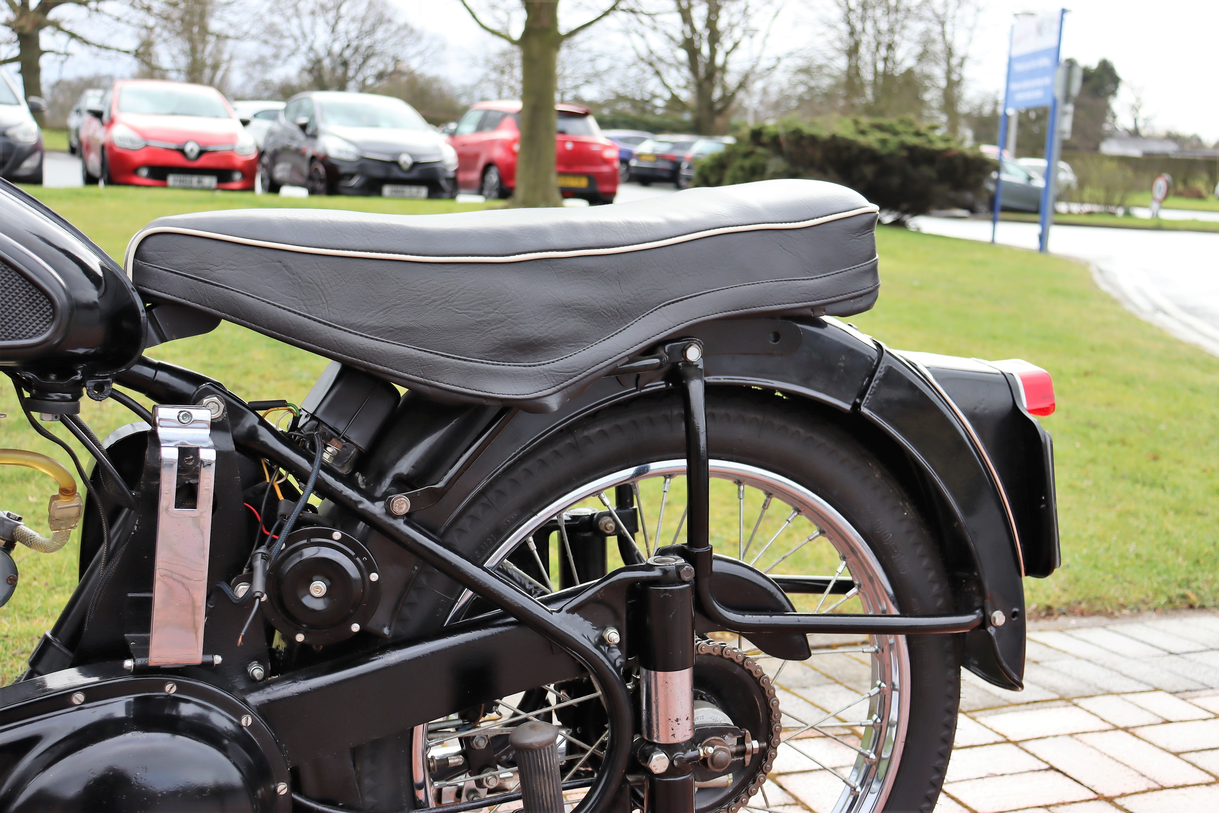 Lot 201 - 1952 BSA C10