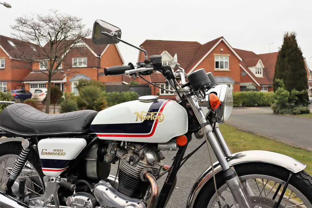 Lot 211 - 1974 Norton Commando 850