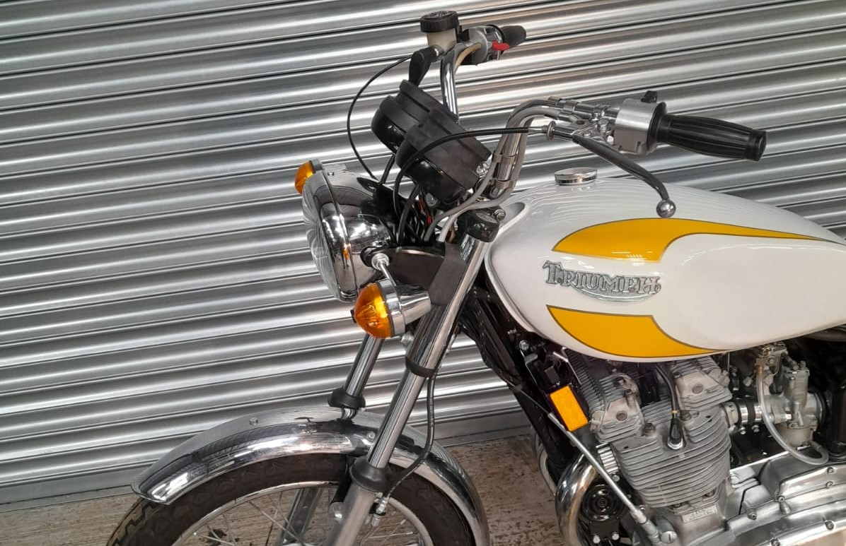 Lot 338 - 1975 Triumph T160