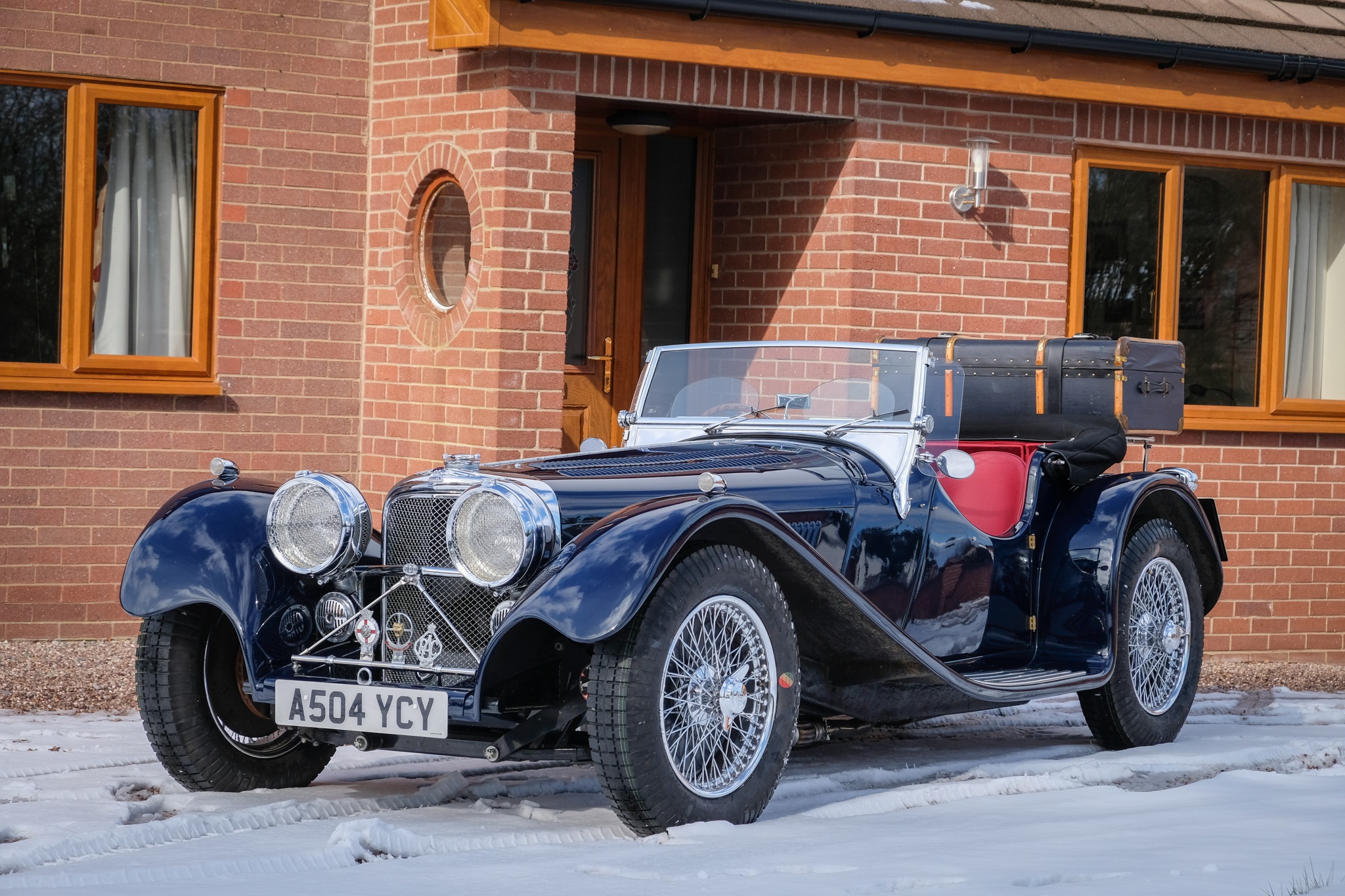 Lot 14 - 2011 Suffolk SS100