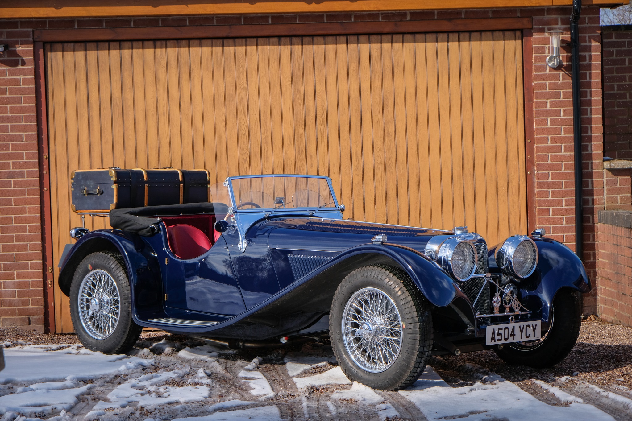 Lot 14 - 2011 Suffolk SS100