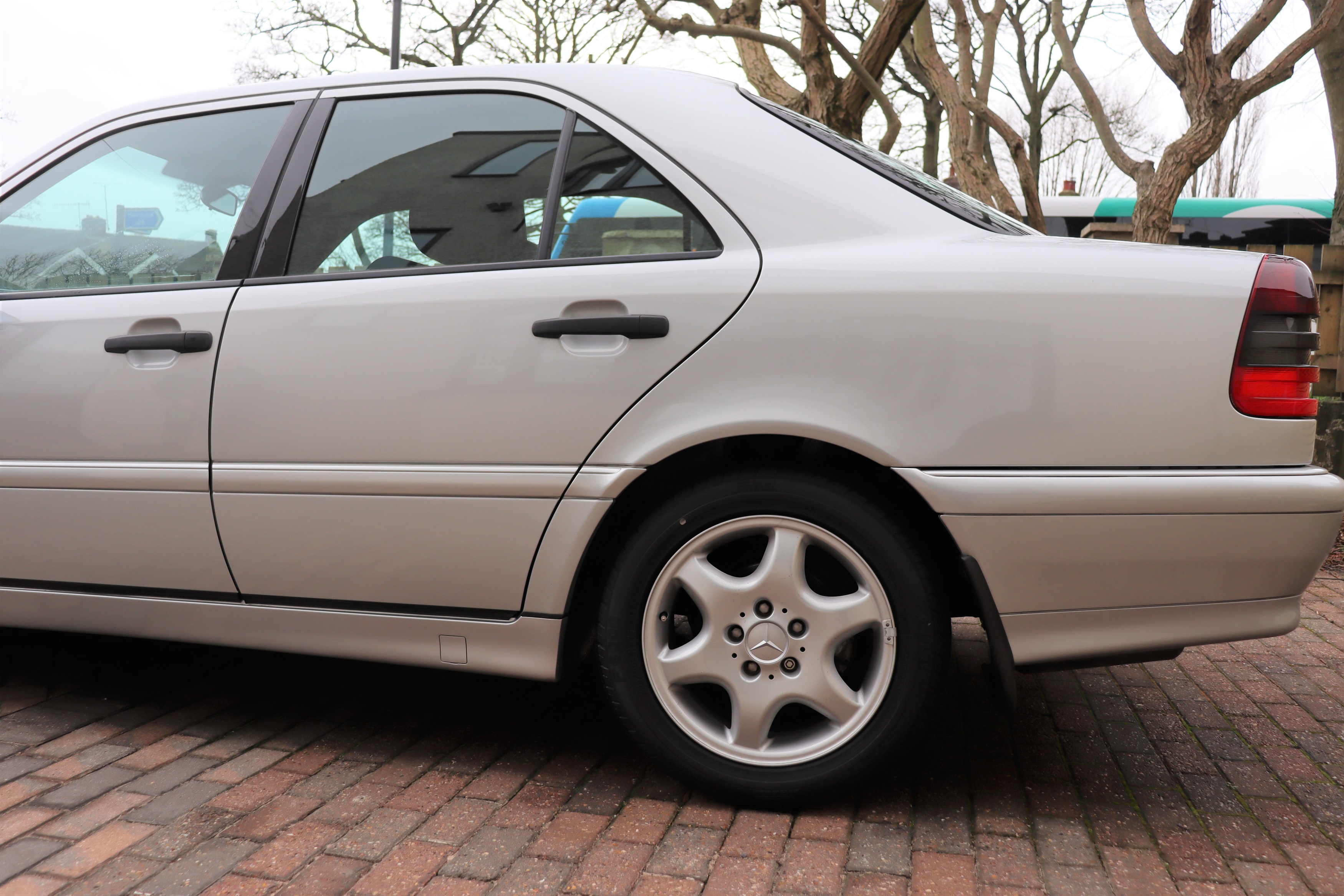 Lot 23 - 1999 Mercedes-Benz C220 CDI Sport
