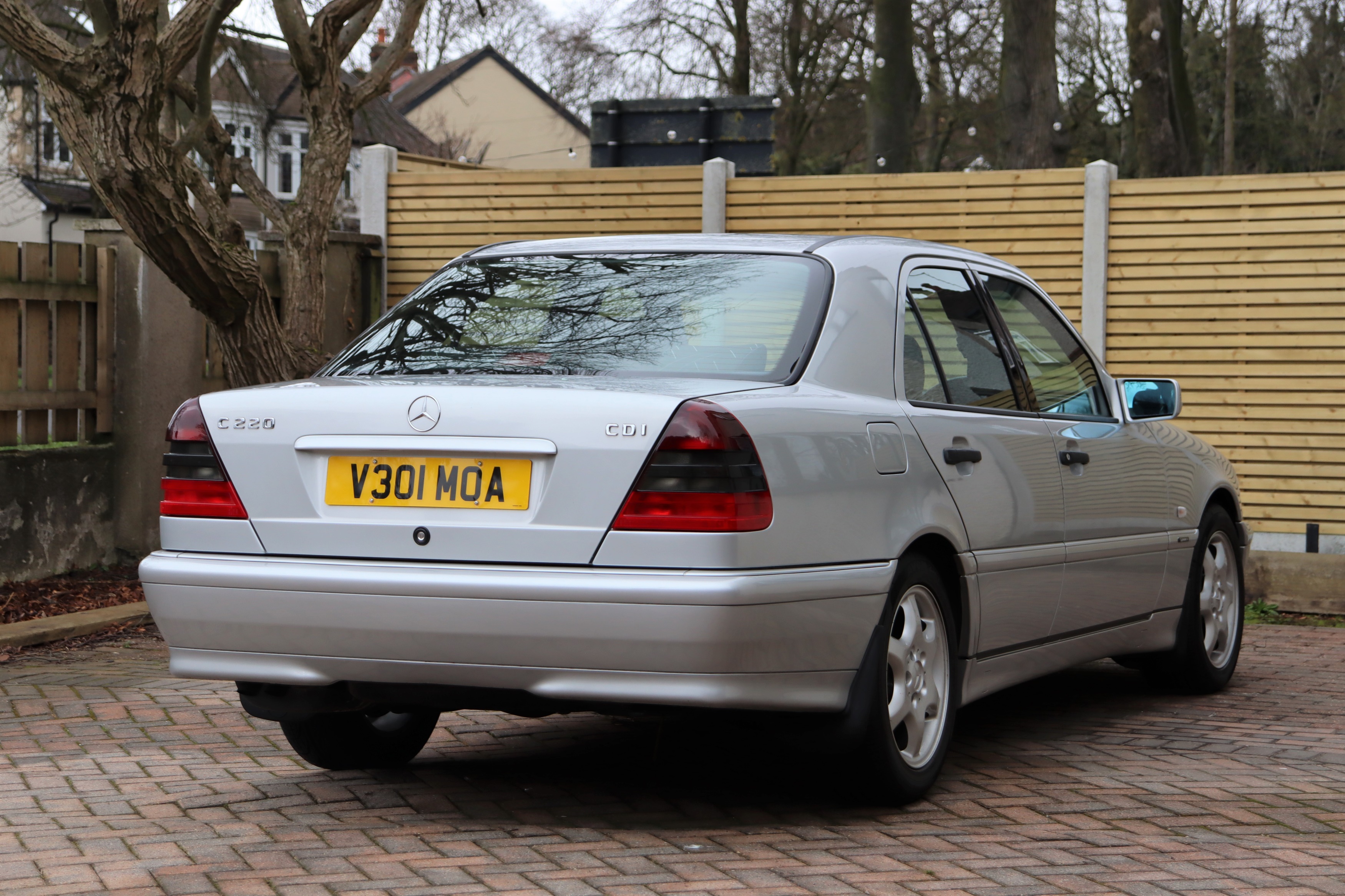 Lot 23 - 1999 Mercedes-Benz C220 CDI Sport