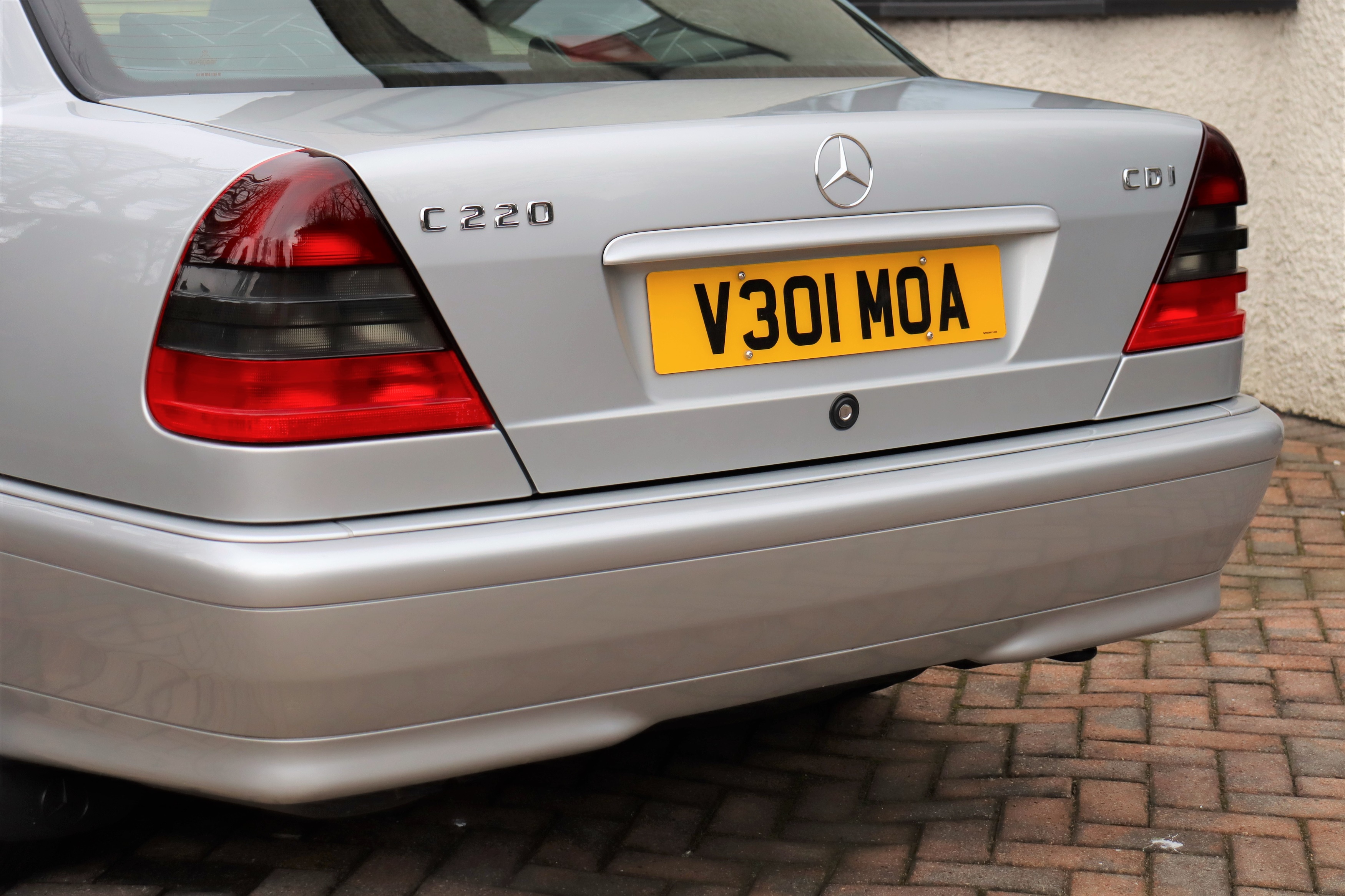 Lot 23 - 1999 Mercedes-Benz C220 CDI Sport