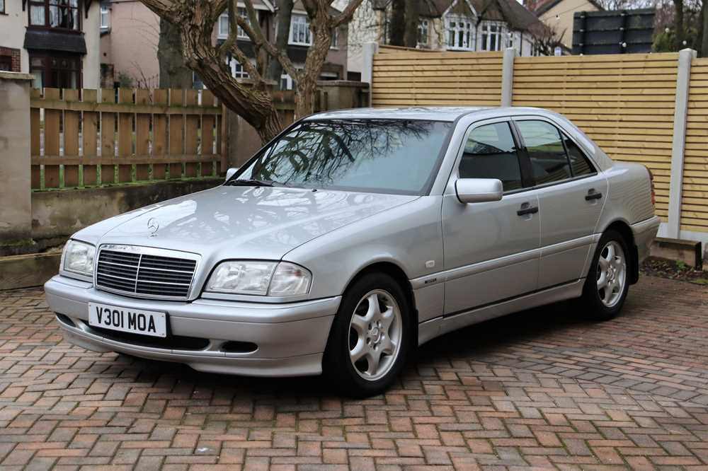 Lot 23 - 1999 Mercedes-Benz C220 CDI Sport
