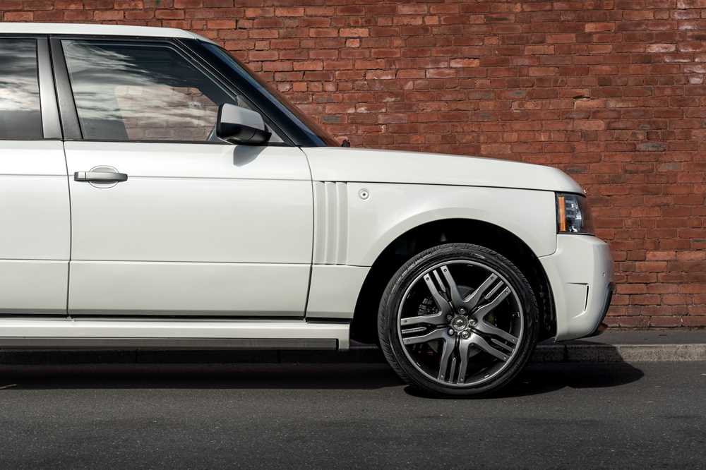 Lot 18 - 2010 Range Rover Vogue Overfinch Holland