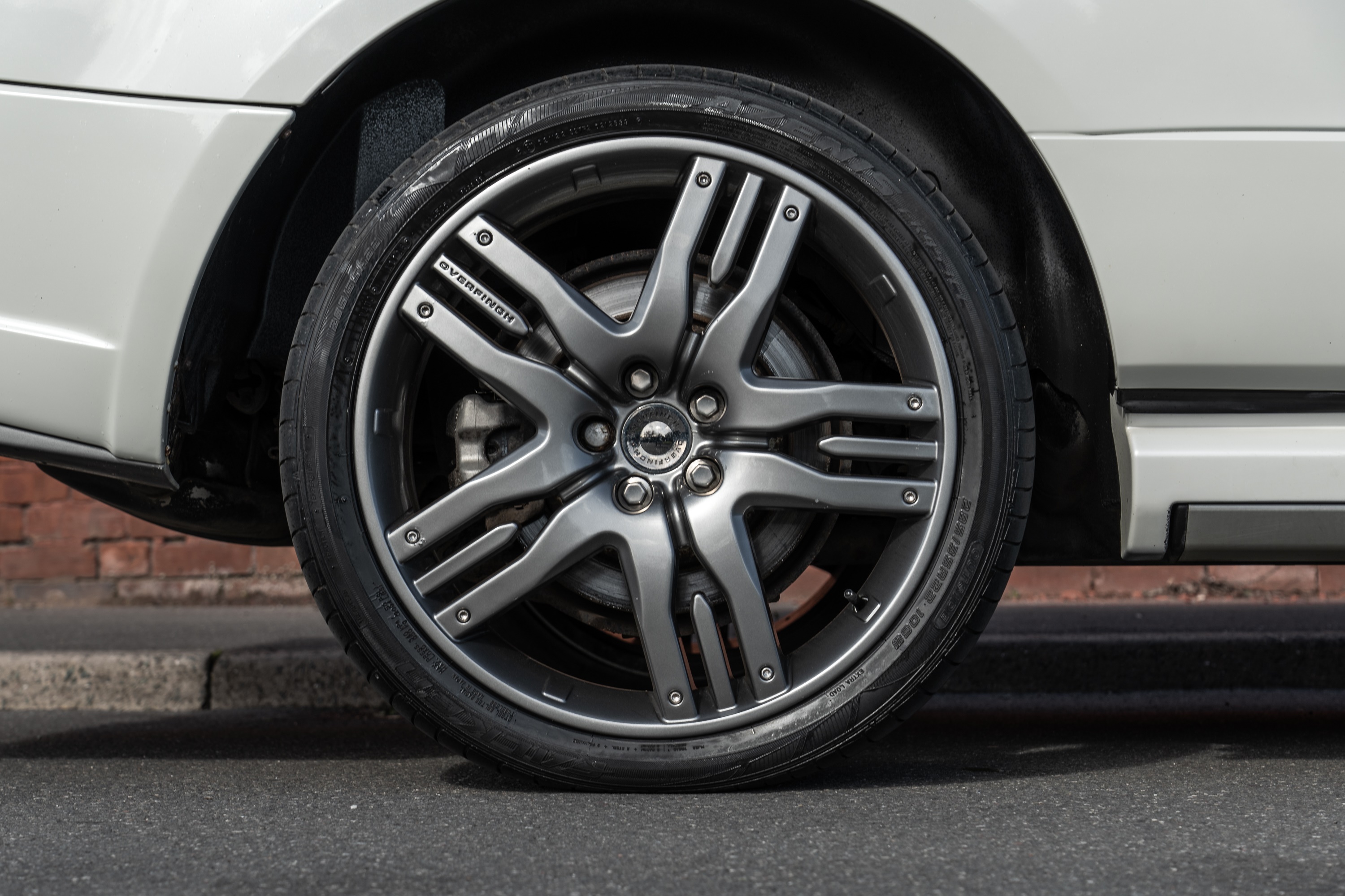 Lot 18 - 2010 Range Rover Vogue Overfinch Holland