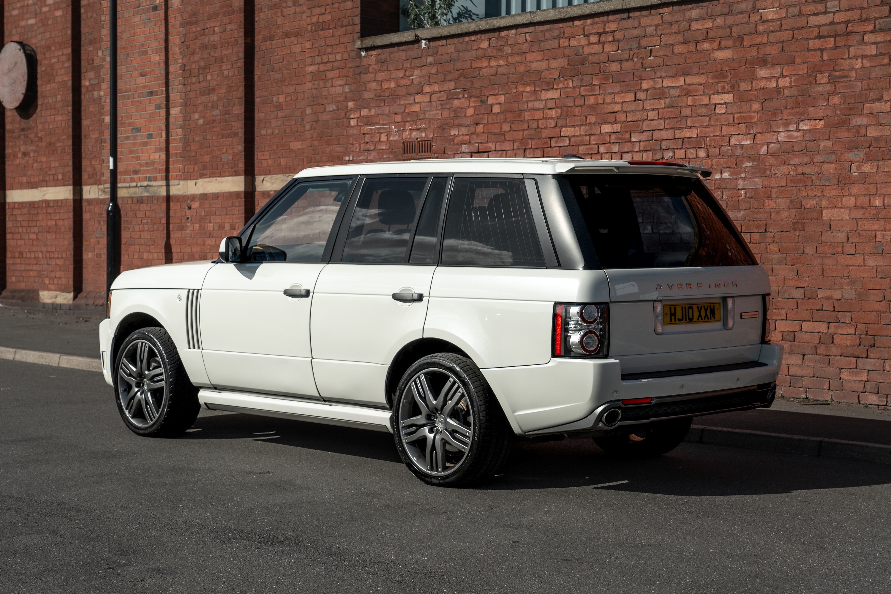 Lot 18 - 2010 Range Rover Vogue Overfinch Holland