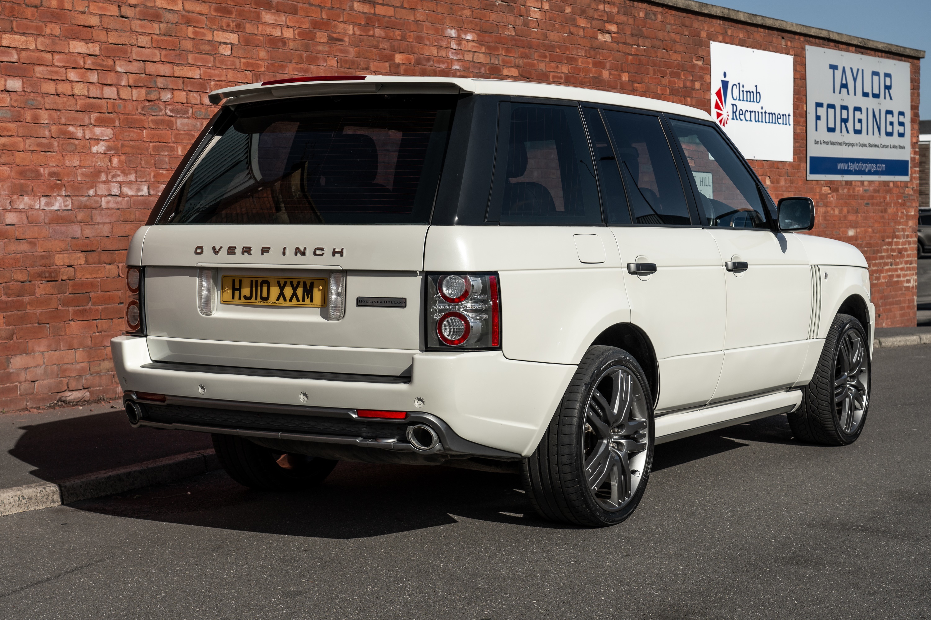 Lot 18 - 2010 Range Rover Vogue Overfinch Holland