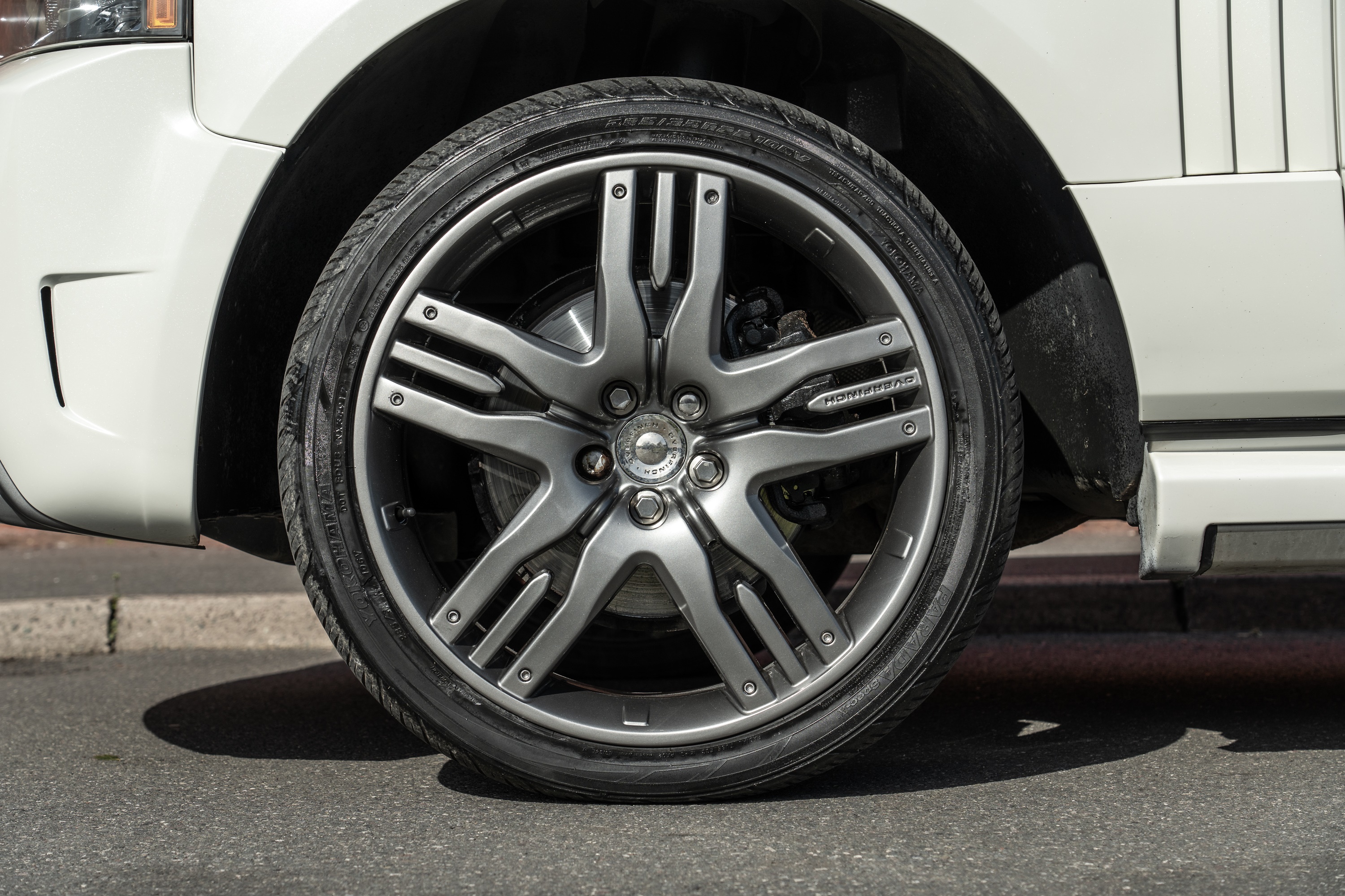 Lot 18 - 2010 Range Rover Vogue Overfinch Holland