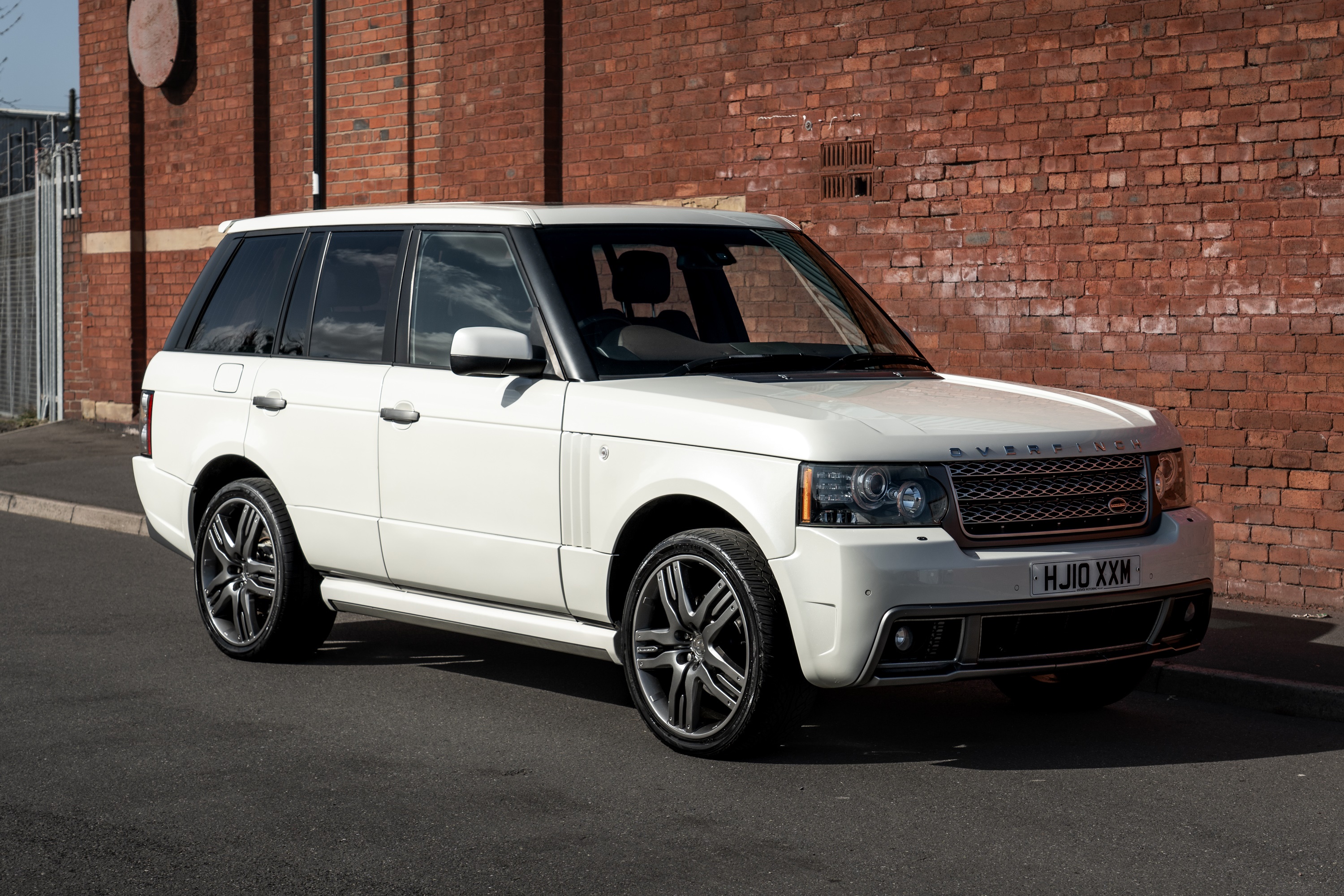 Lot 18 - 2010 Range Rover Vogue Overfinch Holland