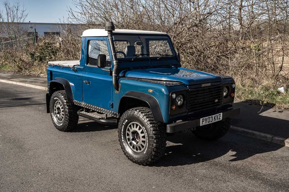 Lot 6 - 2003 Land Rover Defender 90 TD5