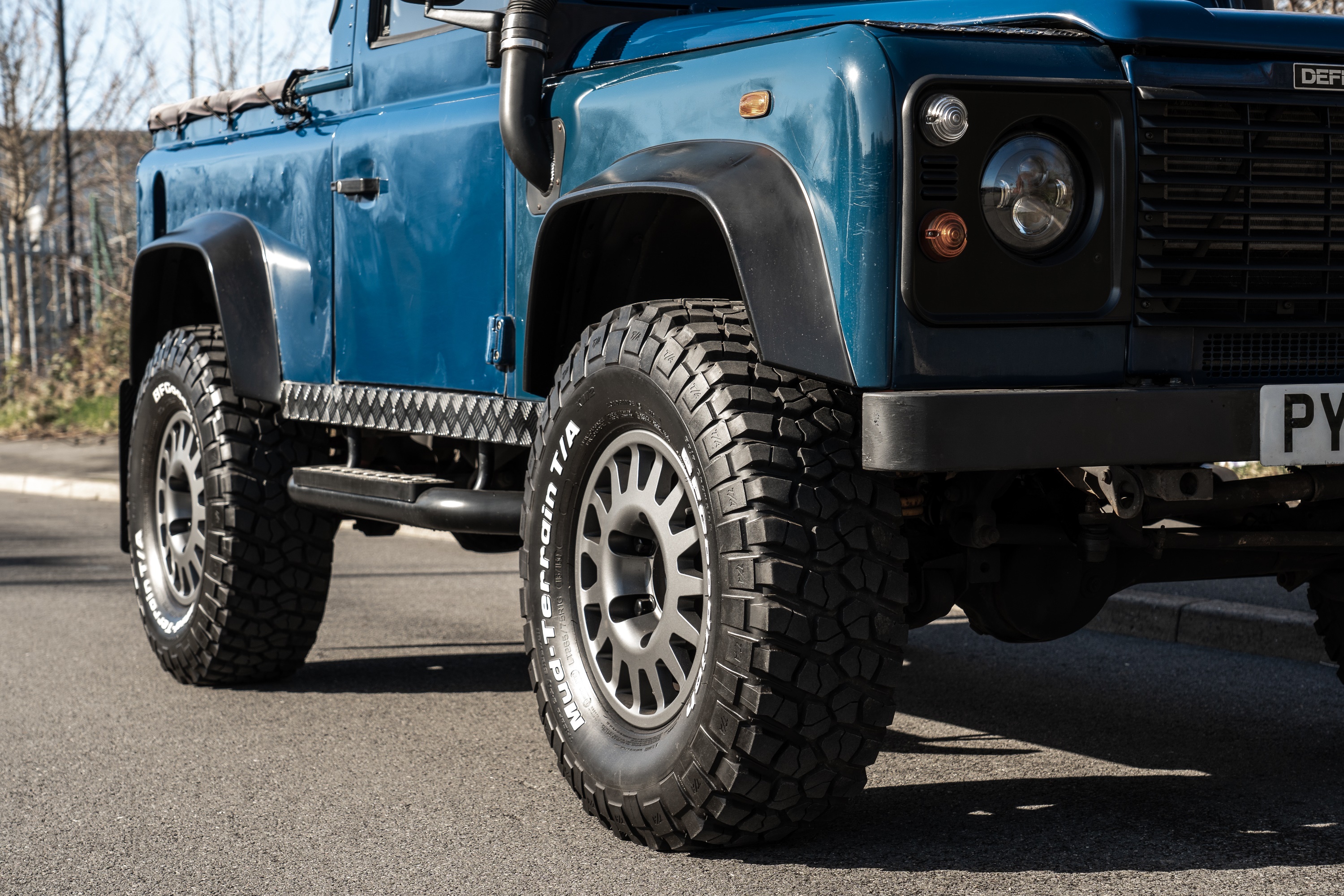 Lot 6 - 2003 Land Rover Defender 90 TD5