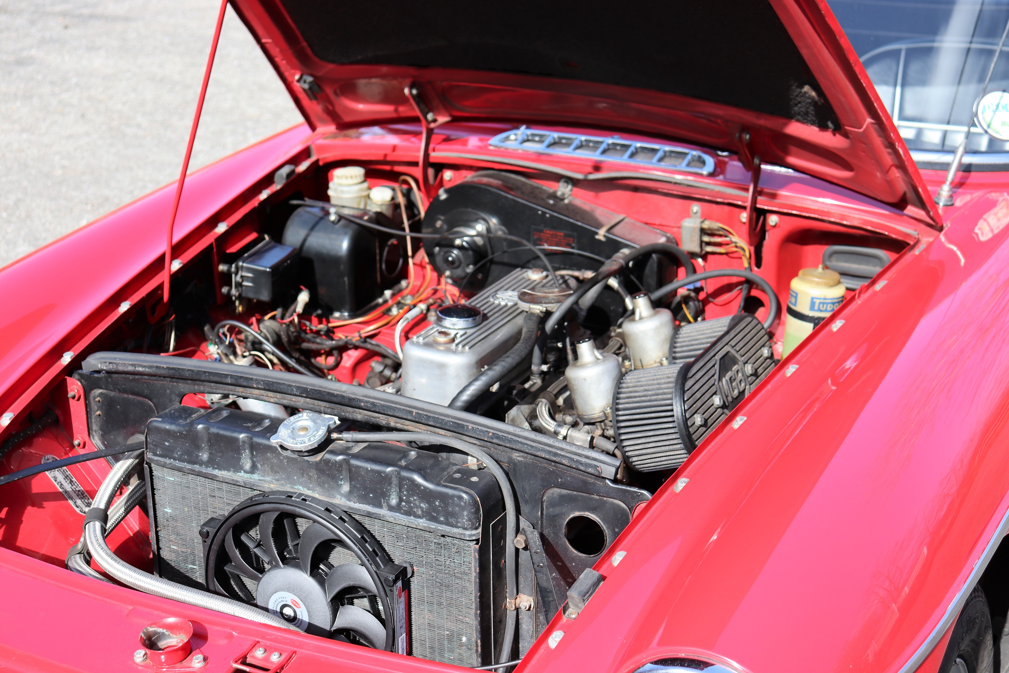 Lot 5 - 1967 MG B GT