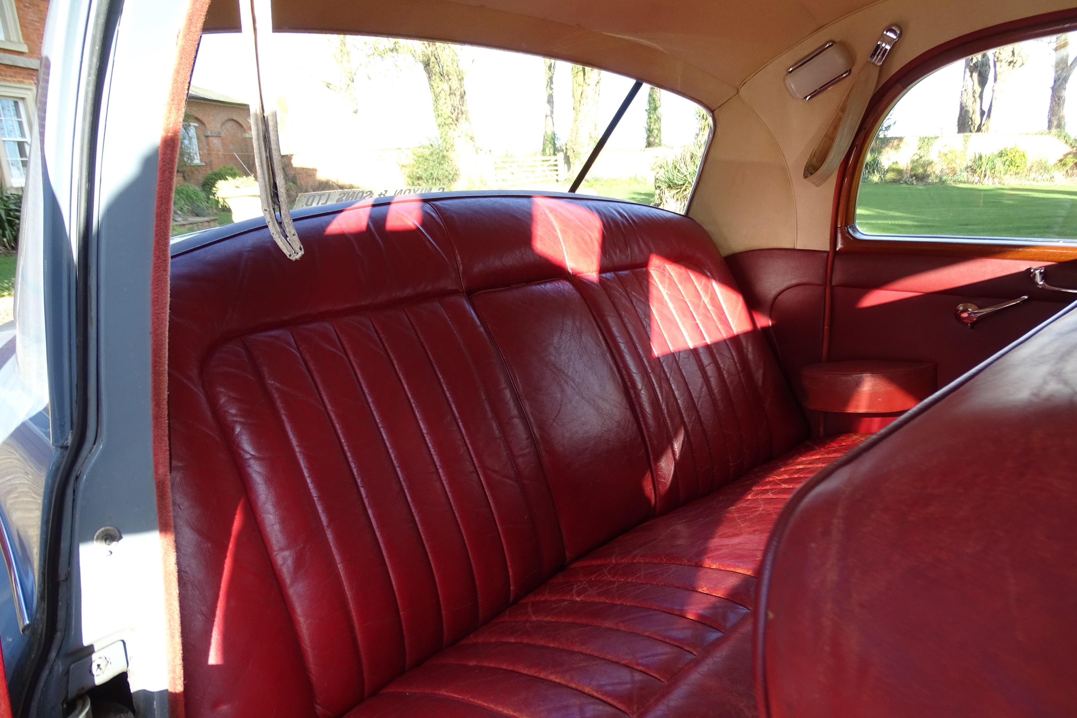 Lot 53 - 1962 Rover P4 95