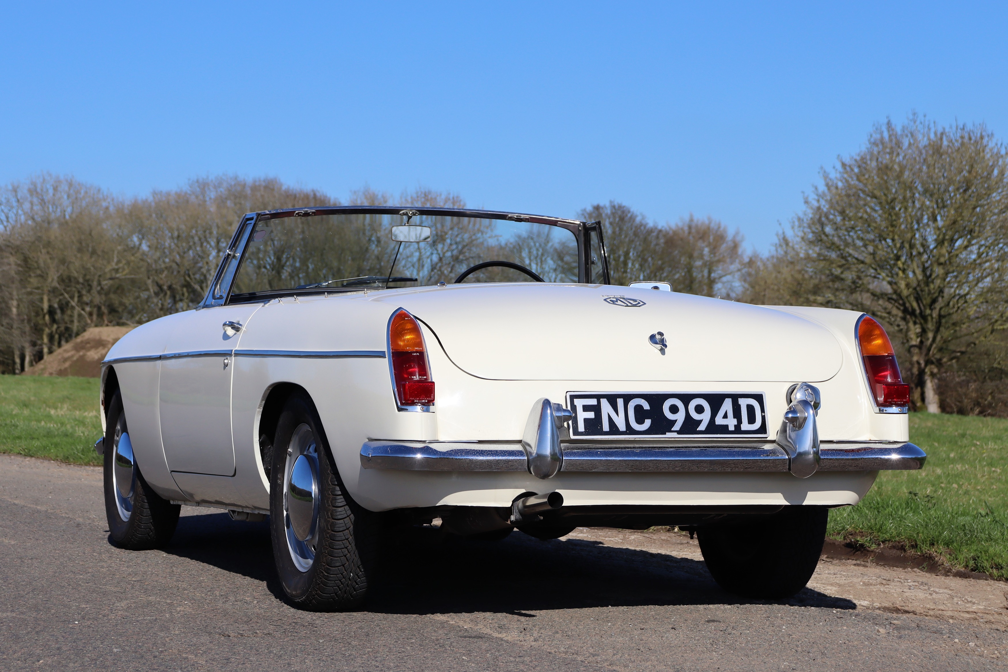 Lot 2 - 1966 MG B Roadster