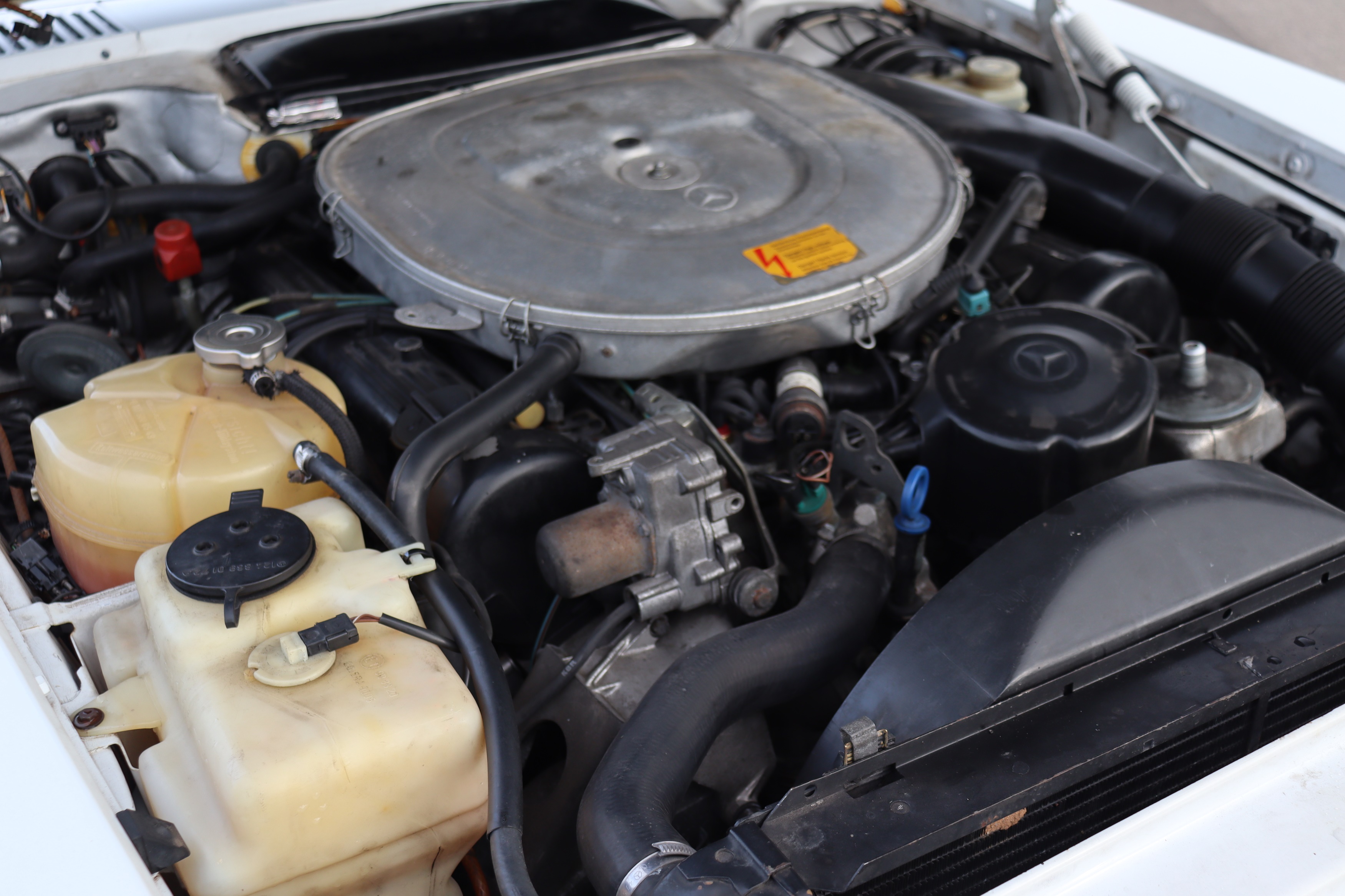 Lot 66 - 1989 Mercedes-Benz 560 SL