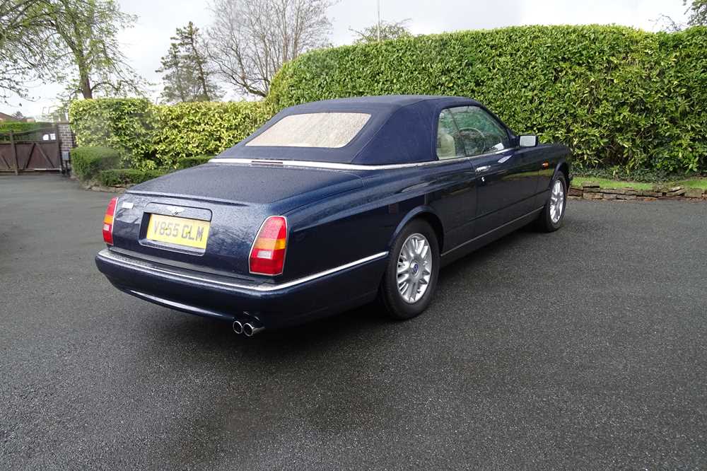 Lot 17 - 2000 Bentley Azure