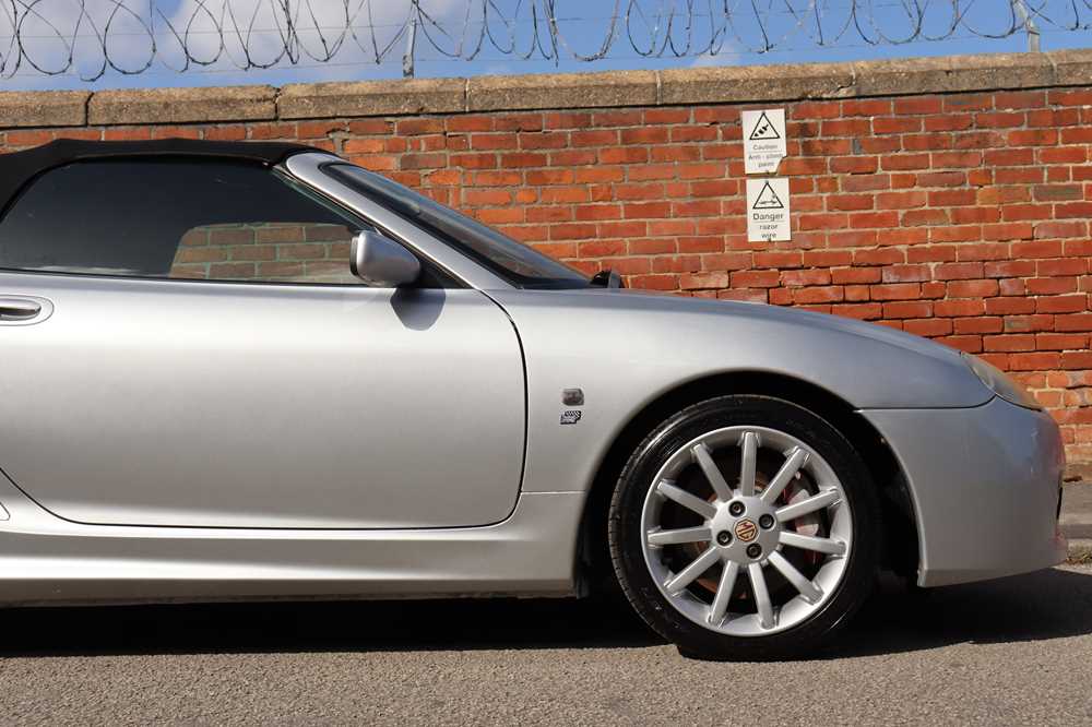 2004 MG TF 160
