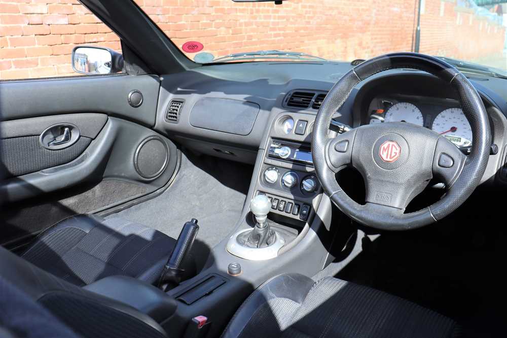 2004 MG TF 160