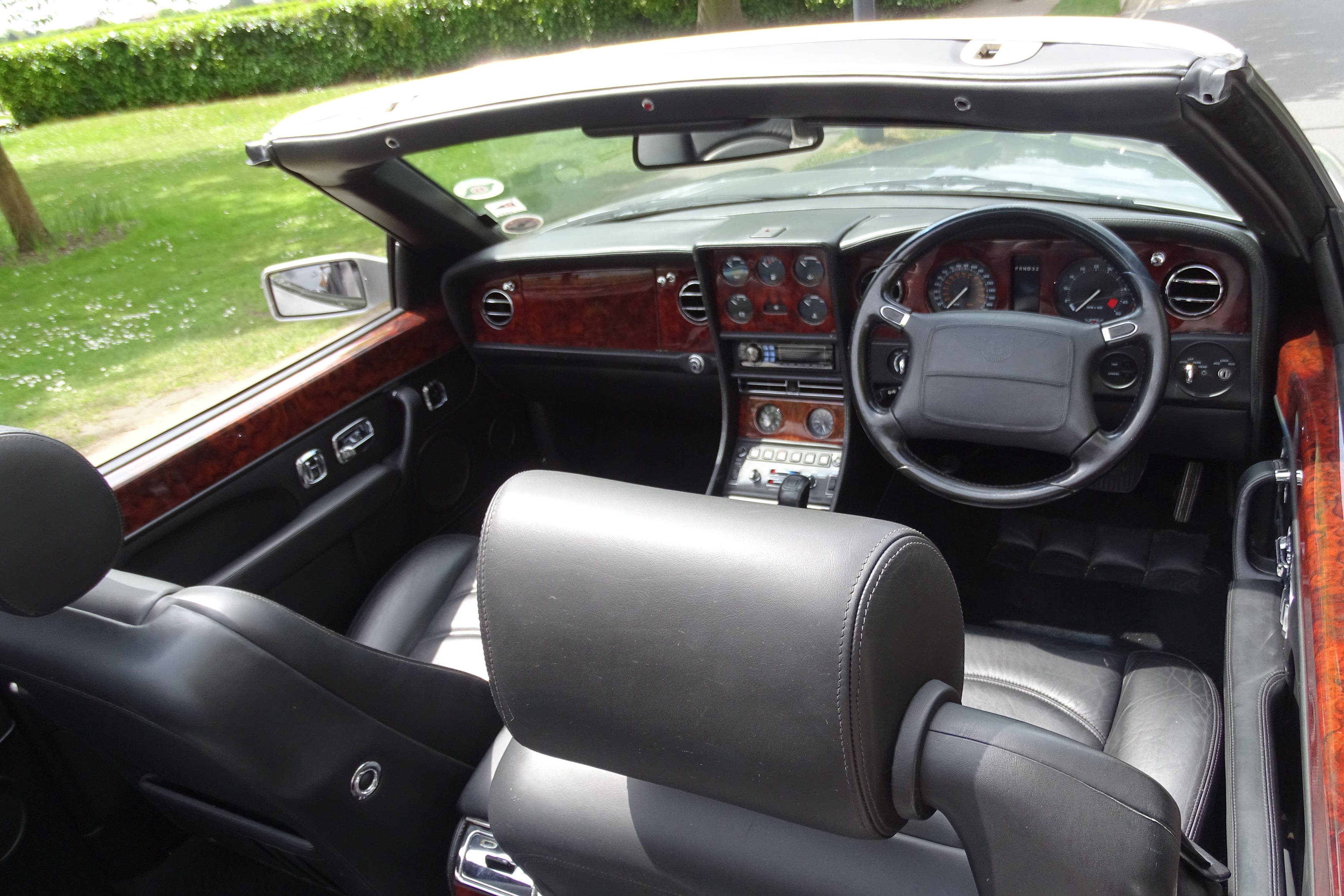 Lot 105 - 1999 Bentley Azure