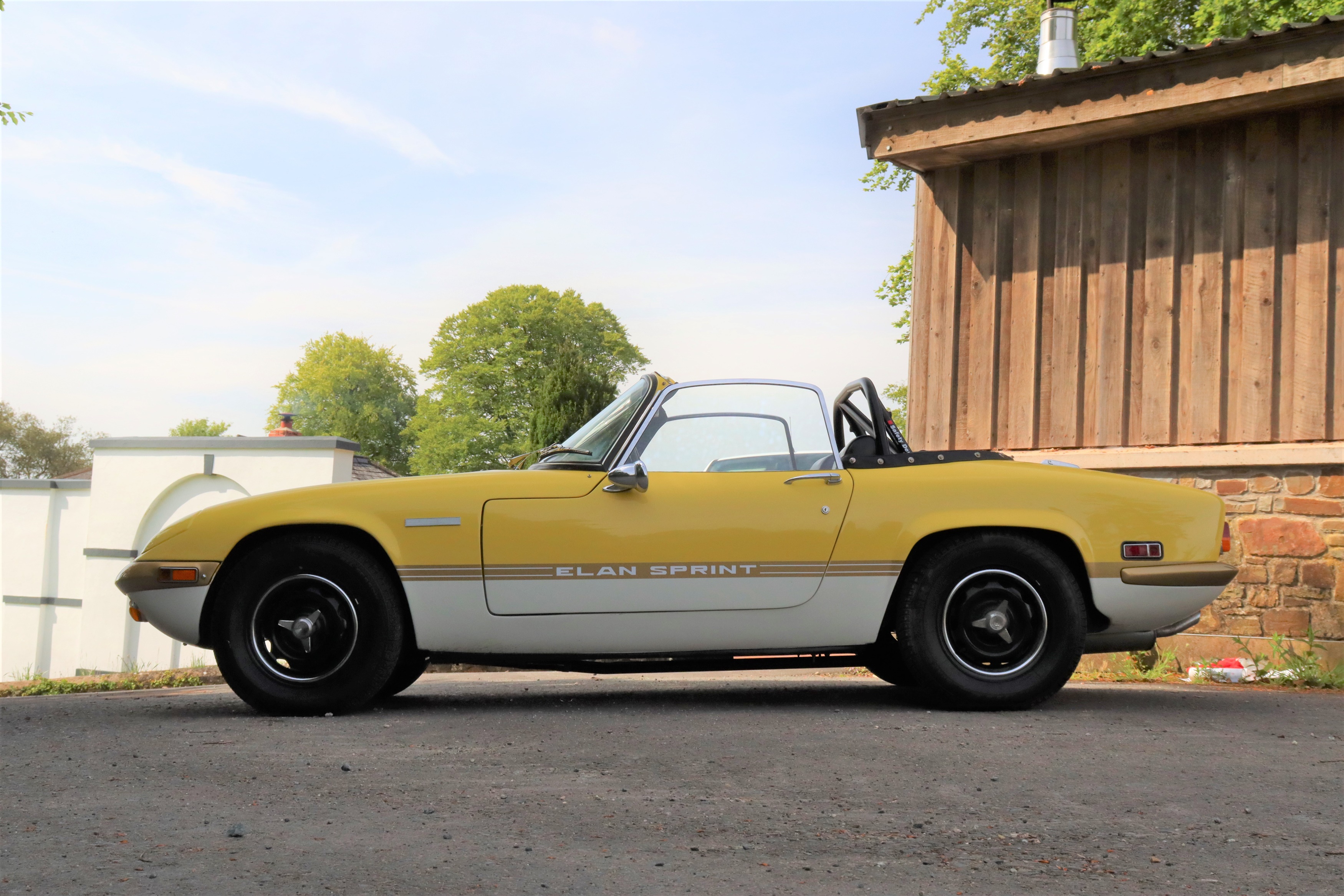 Lot 77 - 1972 Lotus Elan Sprint Drophead Coupe