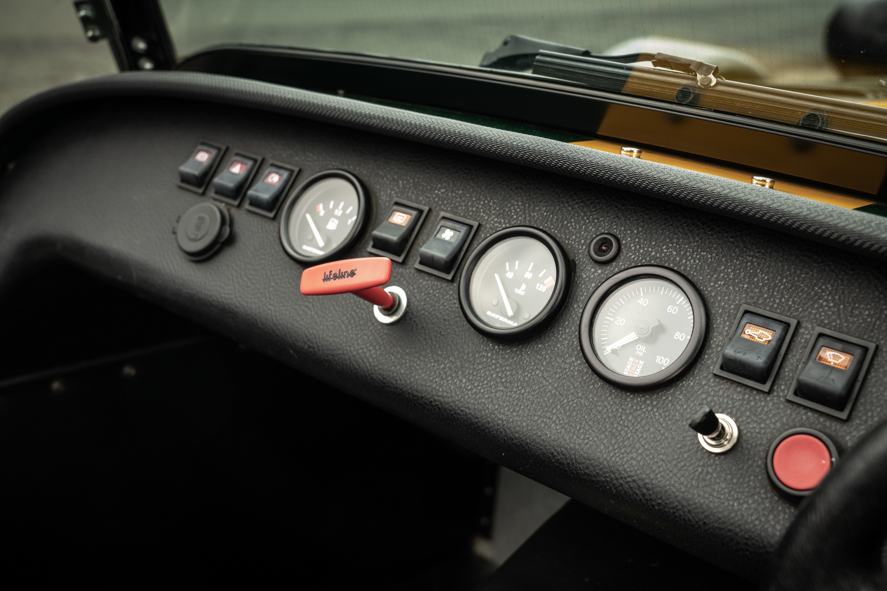 Lot 68 - 2004 Caterham Seven 1.6