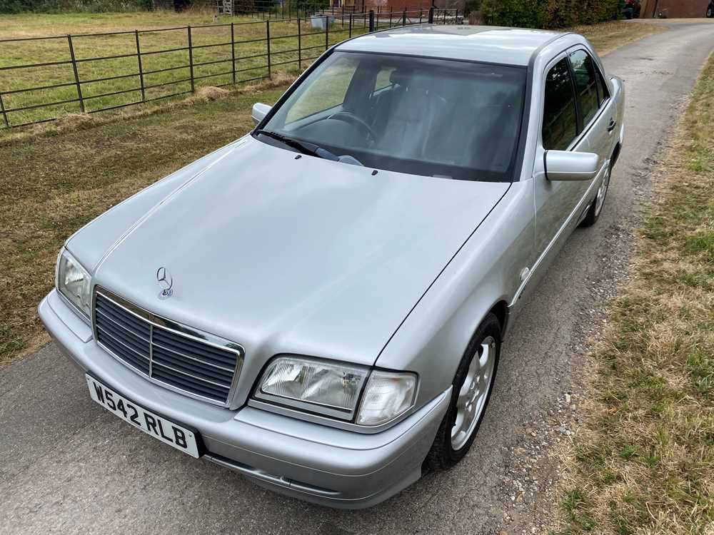 Lot 114 - 2000 Mercedes-Benz C240 Sport