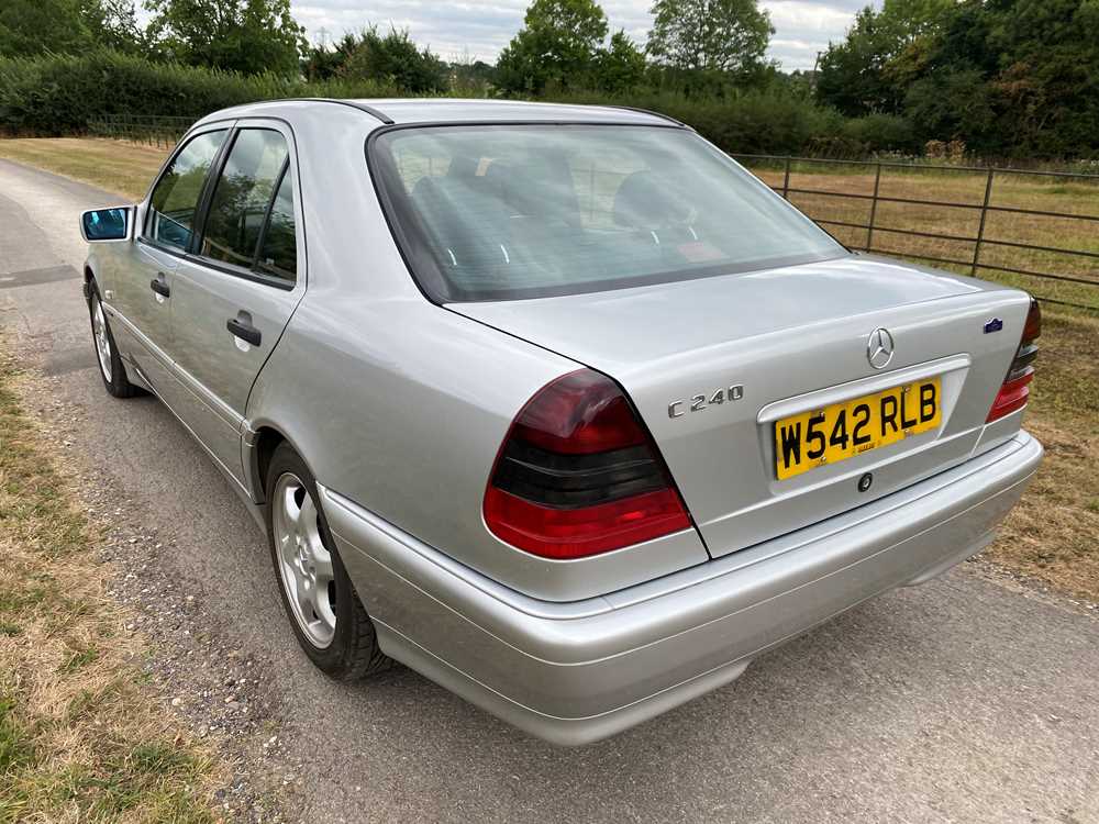 Lot 114 - 2000 Mercedes-Benz C240 Sport