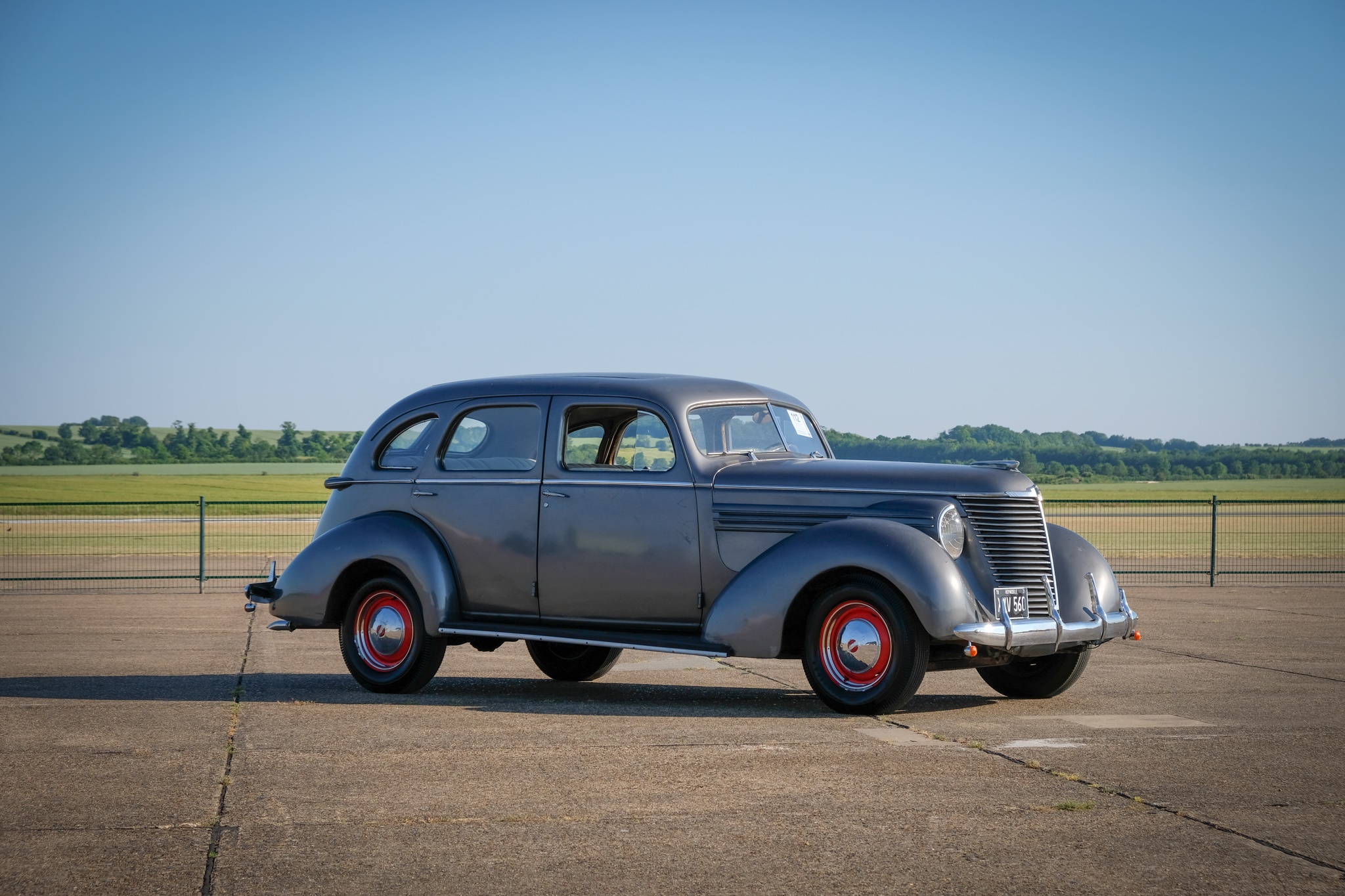 Lot 112 - 1939 Hupmobile Senior Six Series E Sedan