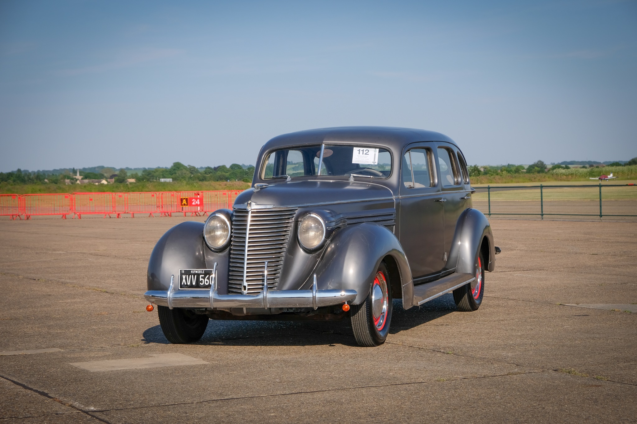 Lot 112 - 1939 Hupmobile Senior Six Series E Sedan