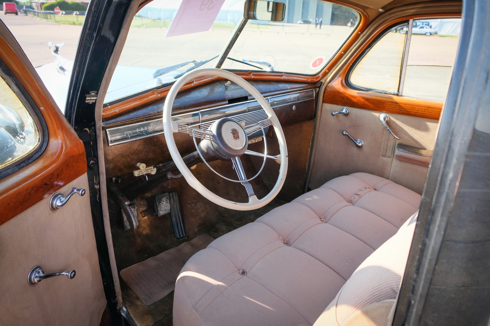 Lot 39 - 1939 Cadillac Series 90 V-16 Seven-Passenger