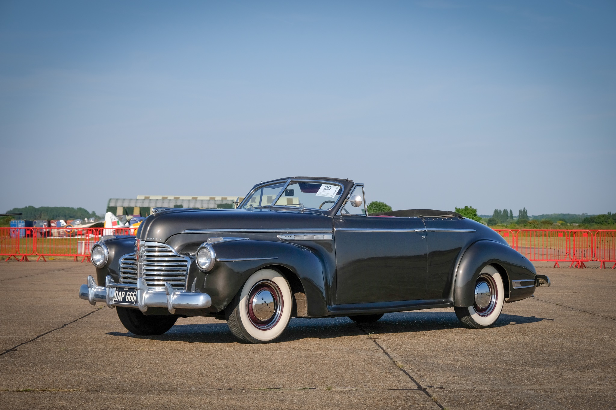 Lot 20 - 1941 Buick Super Convertible-Coupe