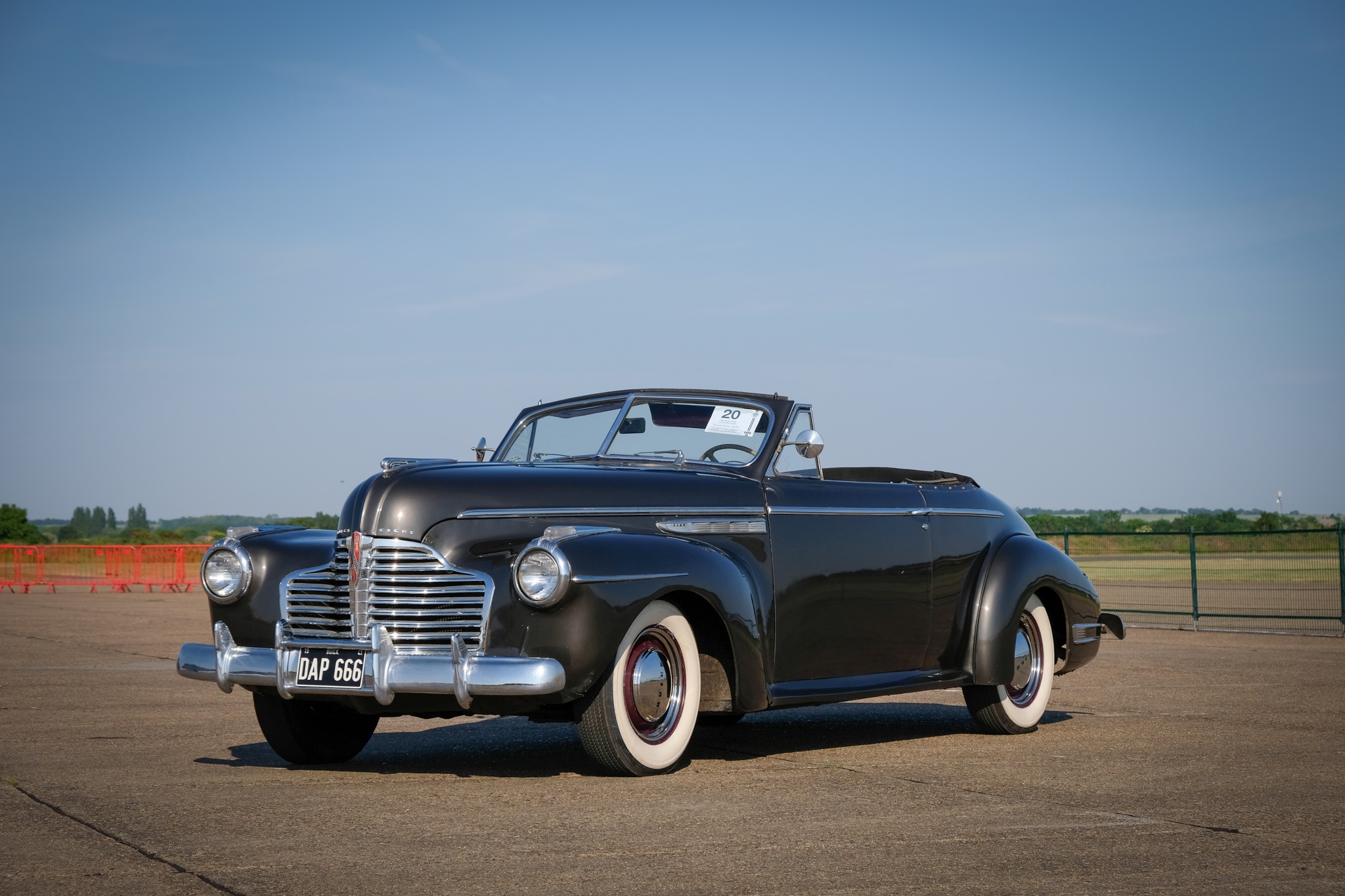Lot 20 - 1941 Buick Super Convertible-Coupe