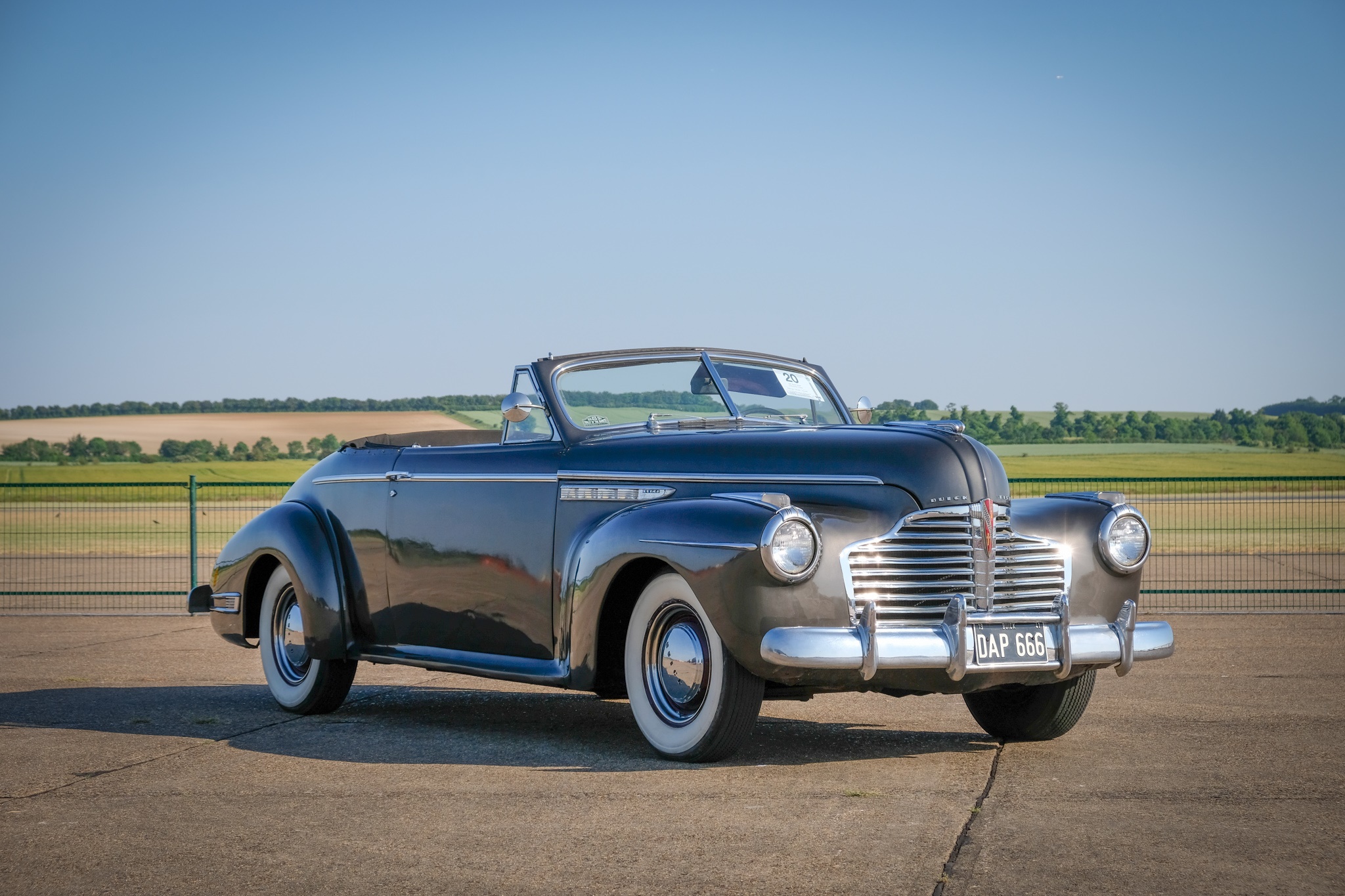 Lot 20 - 1941 Buick Super Convertible-Coupe
