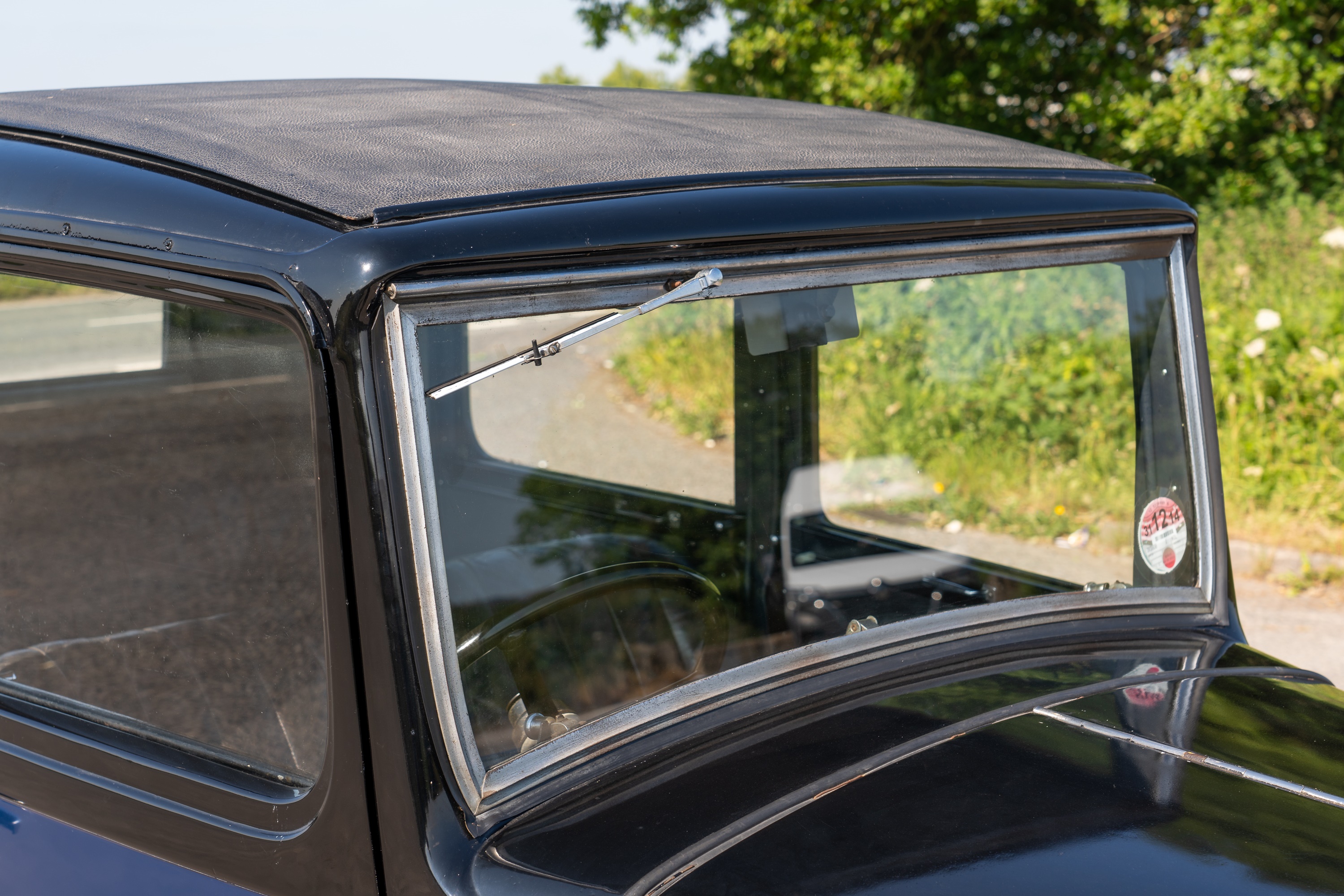 Lot 6 - 1933 Austin 10 Saloon