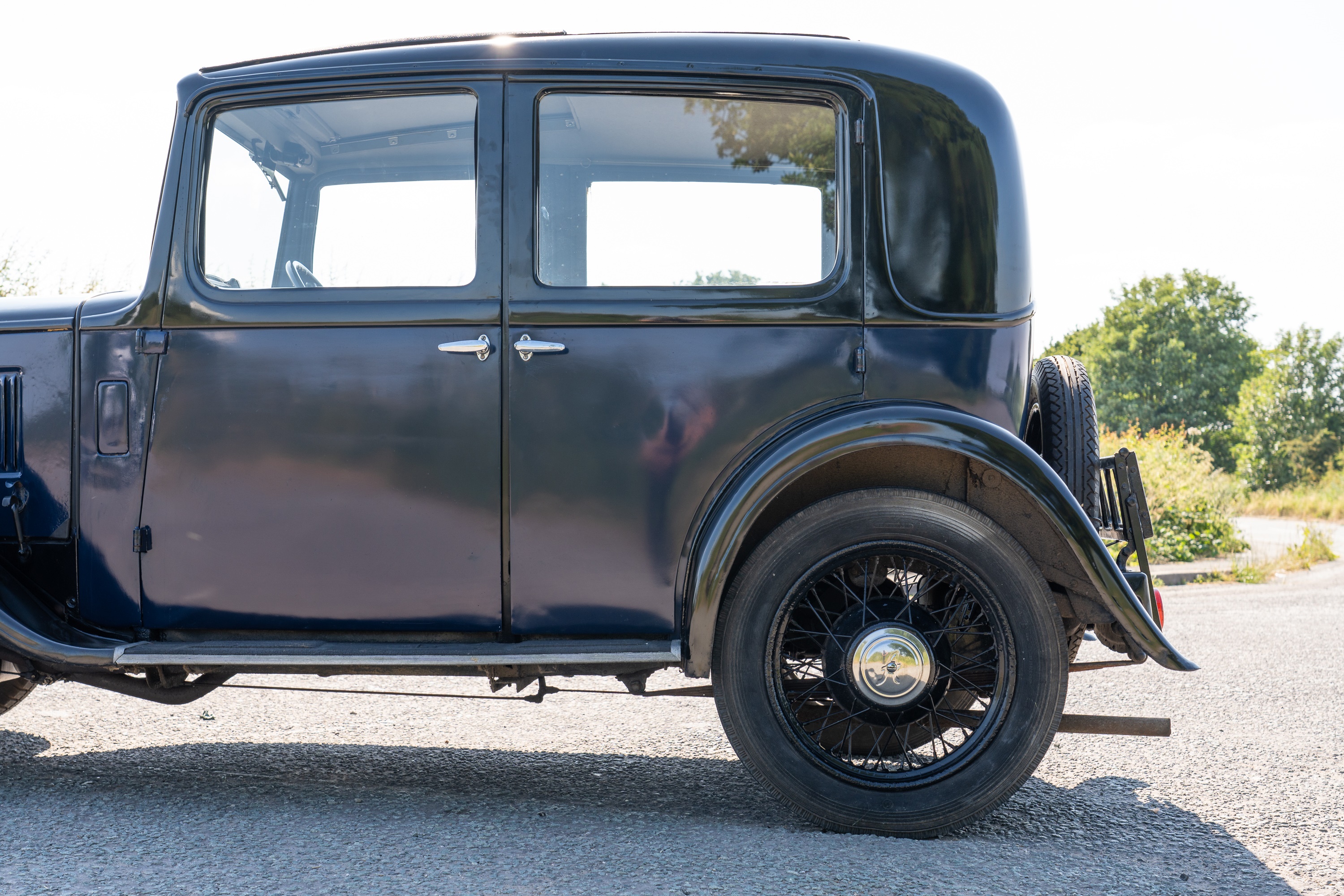 Lot 6 - 1933 Austin 10 Saloon